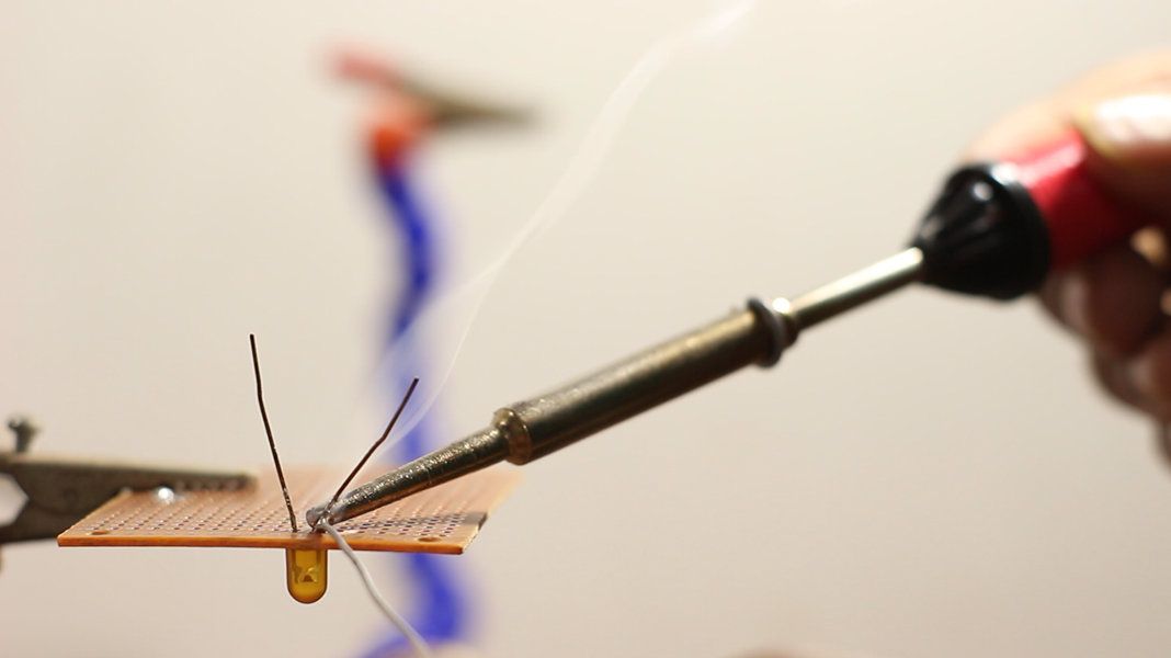 DIY Soldering Iron : 5 Steps - Instructables