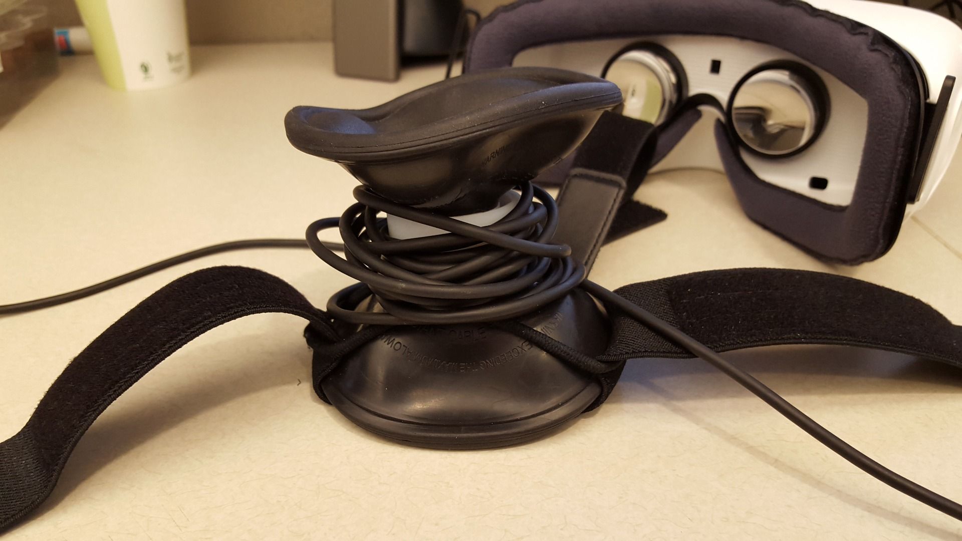 Samsung Gear VR - Head-mounted Cable Management : 6 Steps - Instructables
