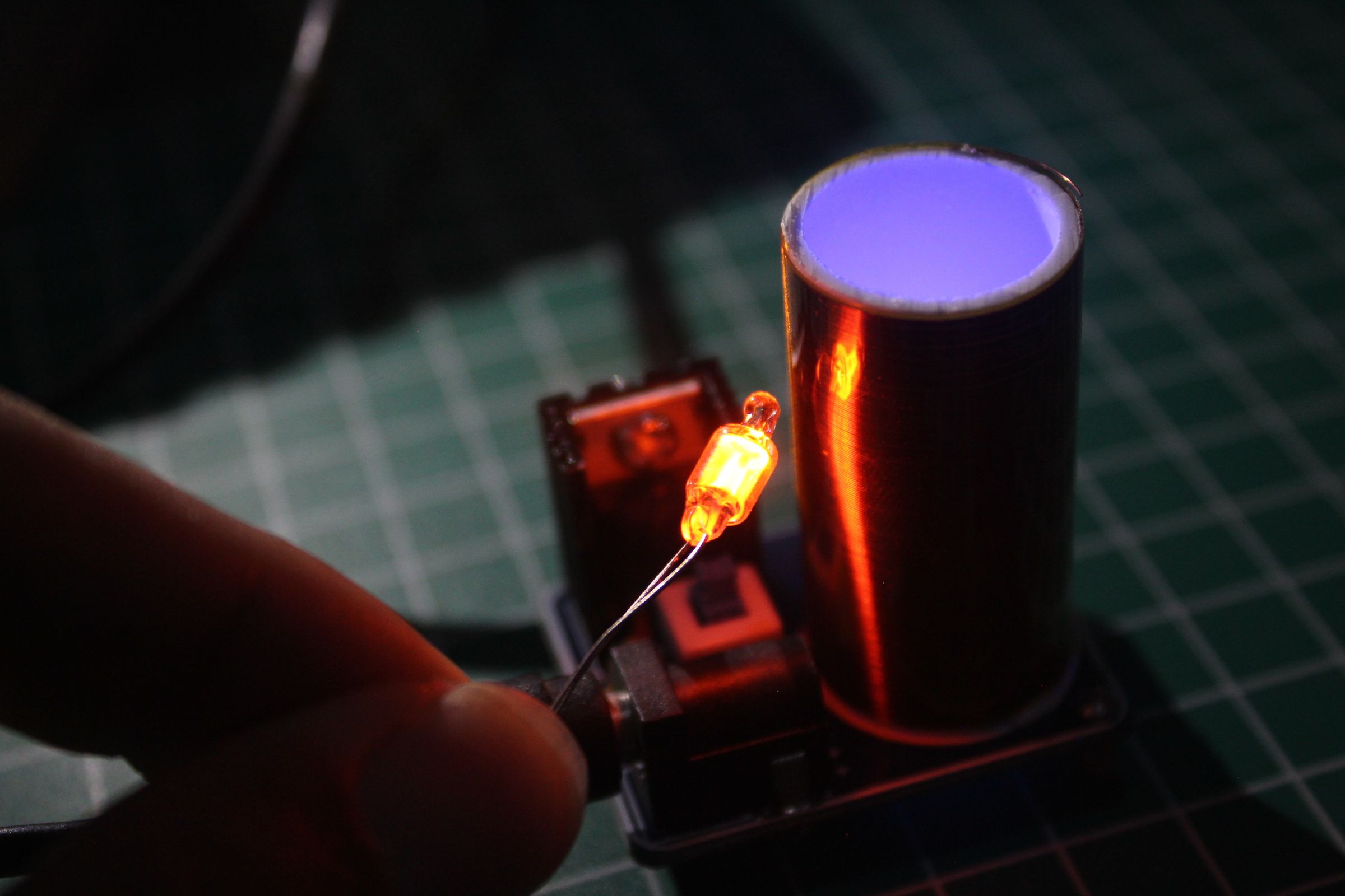How to Make Mini Tesla Coil : 3 Steps - Instructables