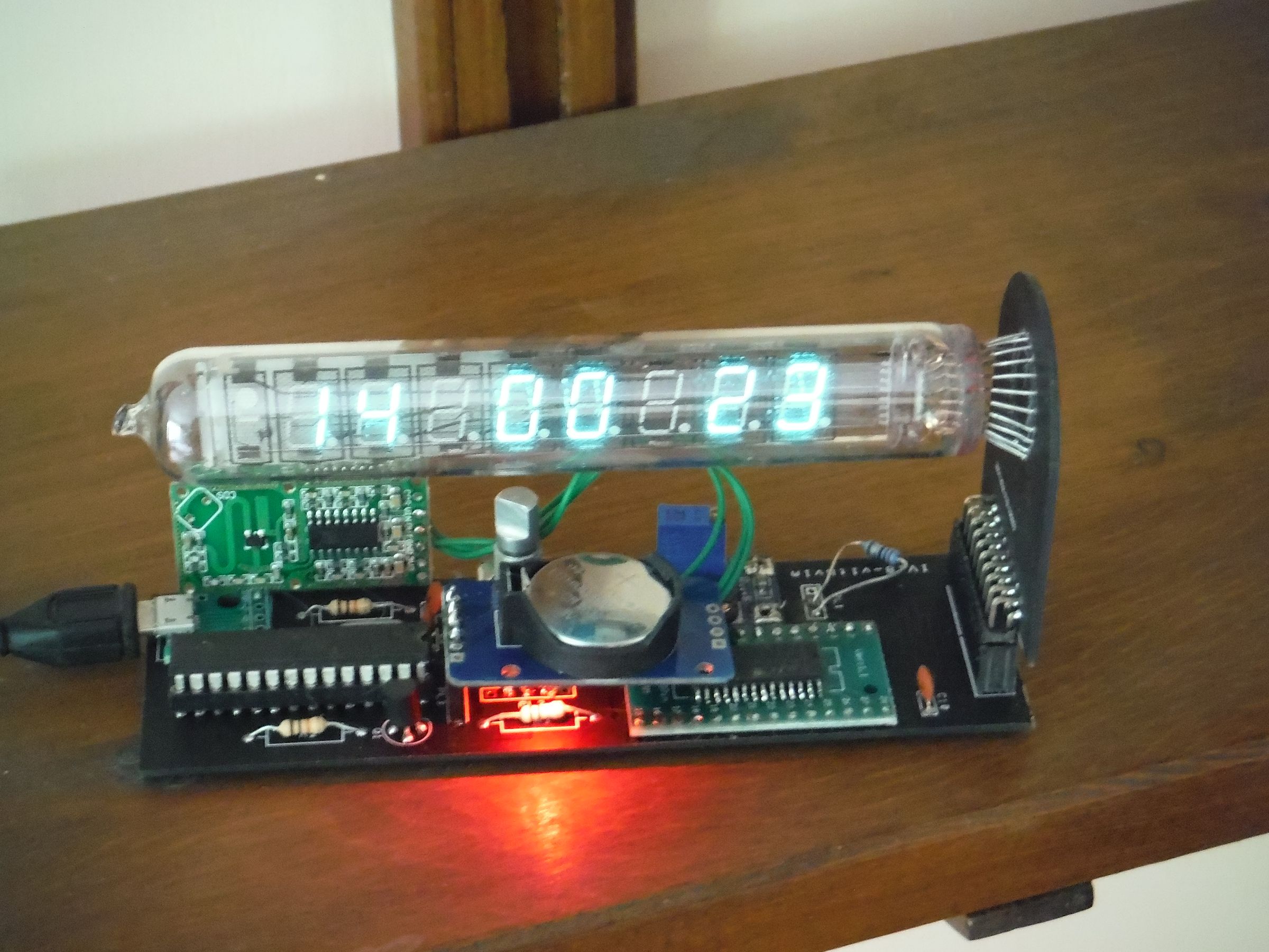 VFD Digital Clock With Low Component Count. : 11 Steps - Instructables