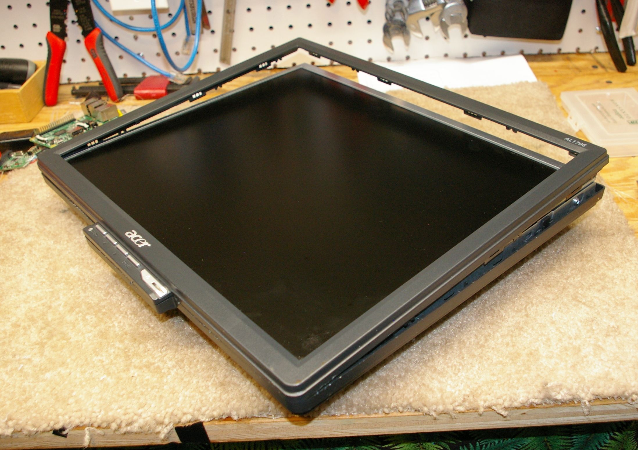 Wireless Raspberry Pi Digital Picture Frame in a Shadow Box : 10 Steps ...