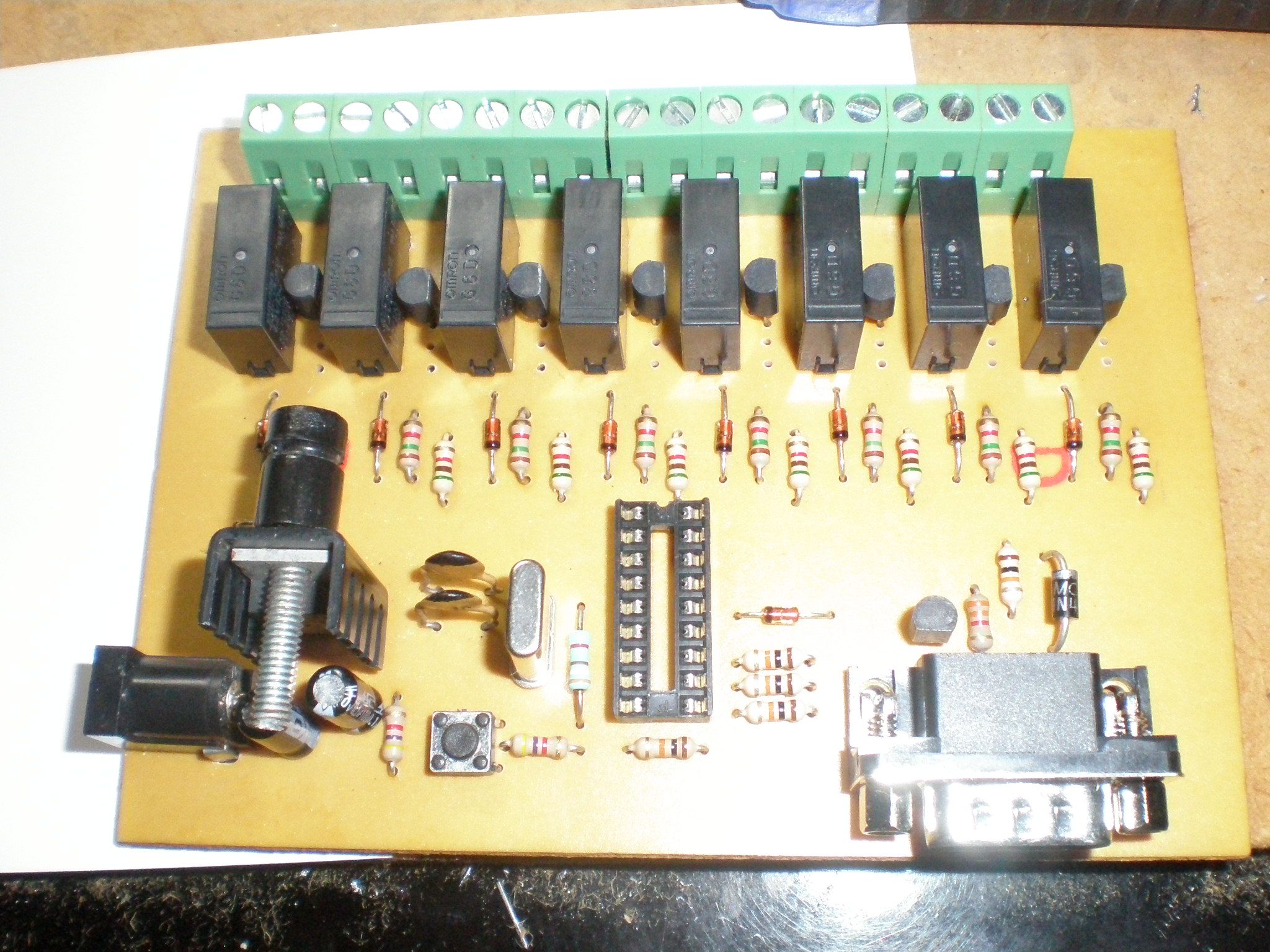 8 Channel Relay Control Board With Serial Communication : 7 Steps ...