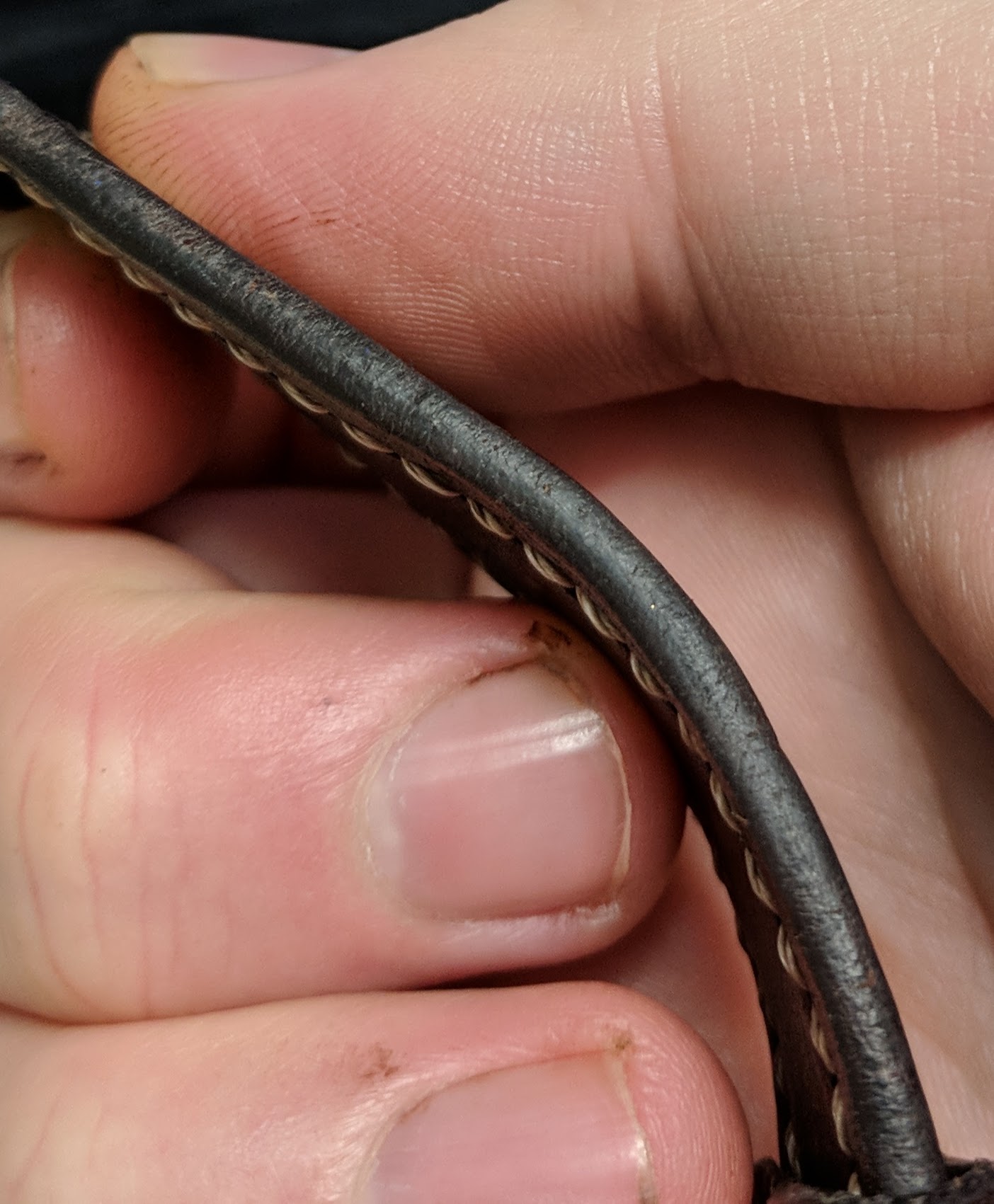 How to Burnish Leather Edges : 4 Steps (with Pictures) - Instructables