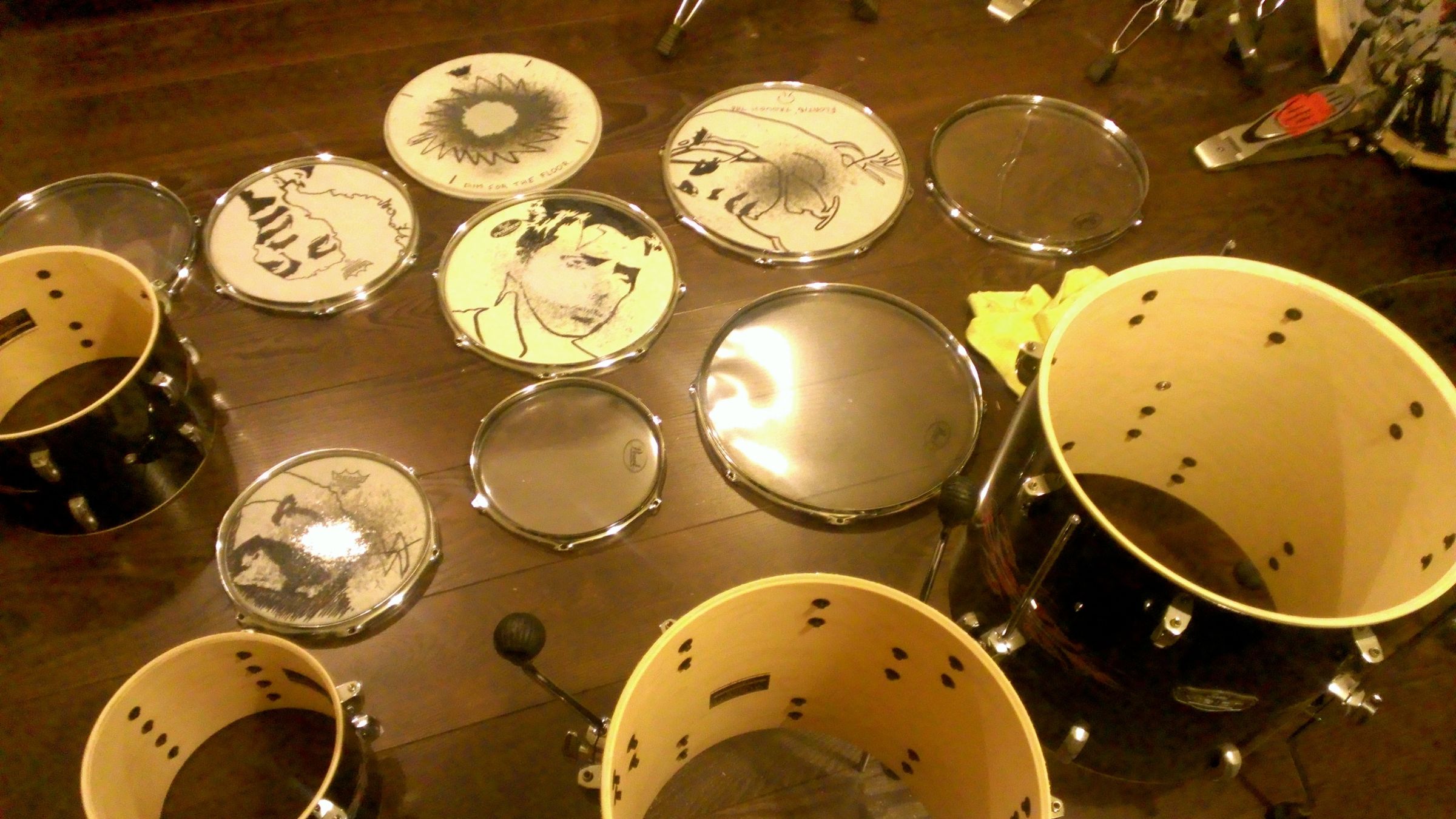 Paint Your Drum Kit - by Painting Your Drum Wraps : 10 Steps (with ...