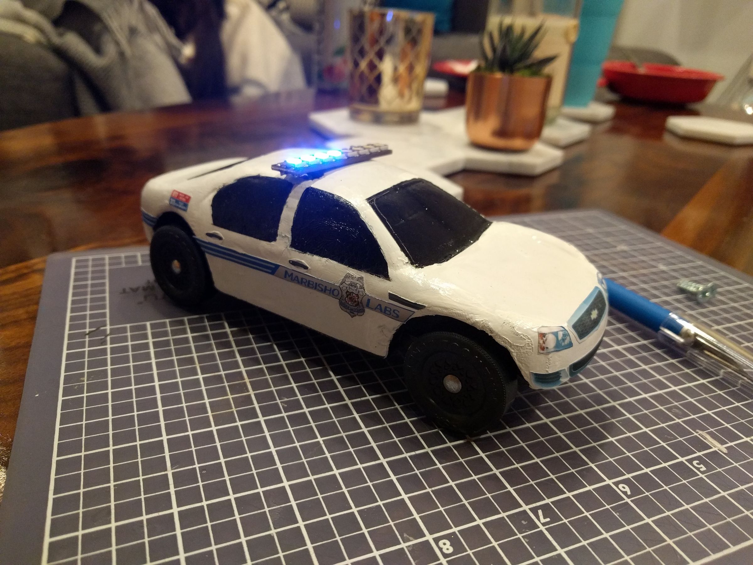 Police Cruiser Pinewood Derby Car With Light Bar : 6 Steps (with ...