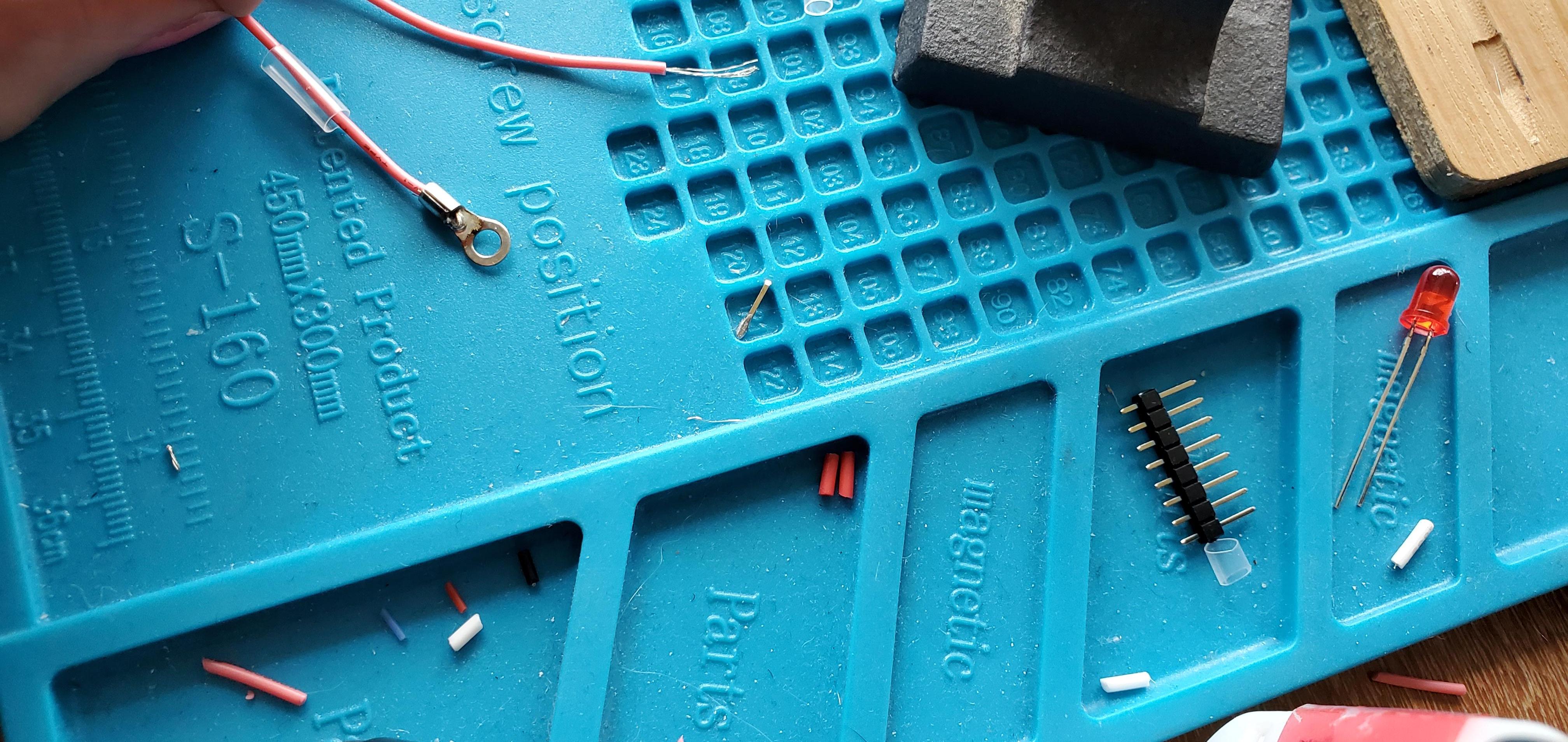 ALIENS! Making Your Circuit Boards Into Multiuse Protoboards! : 6 Steps ...