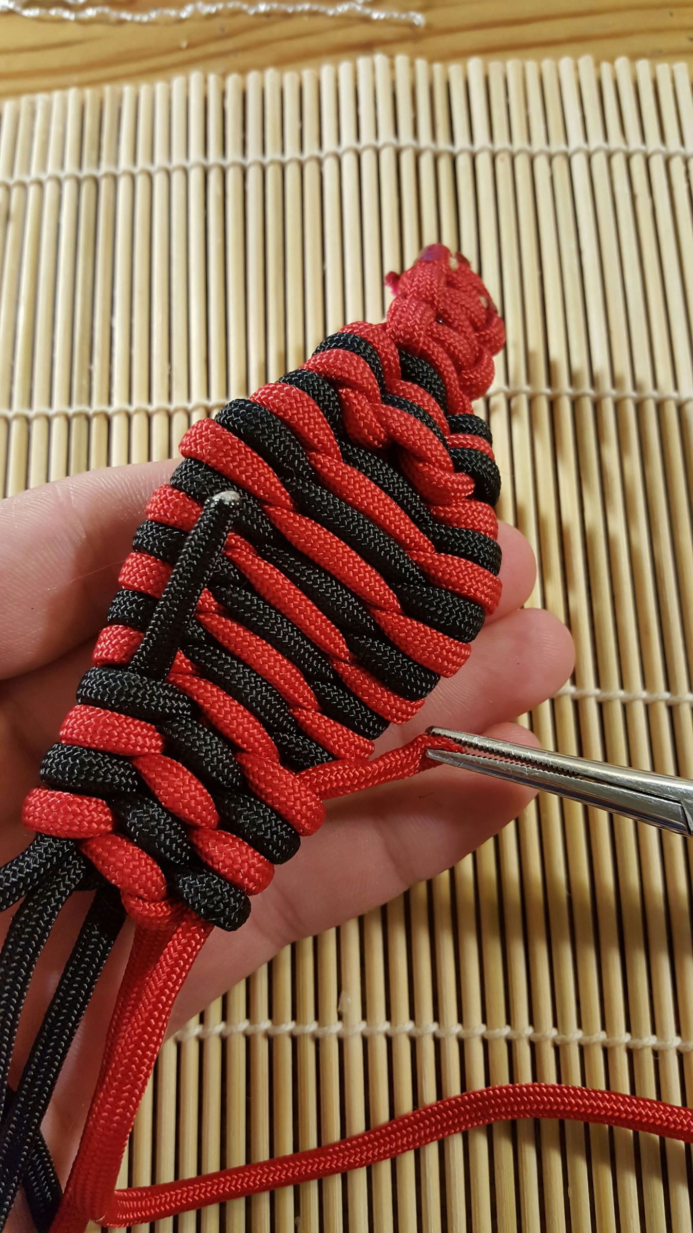 Paracord Snake : 10 Steps (with Pictures) - Instructables