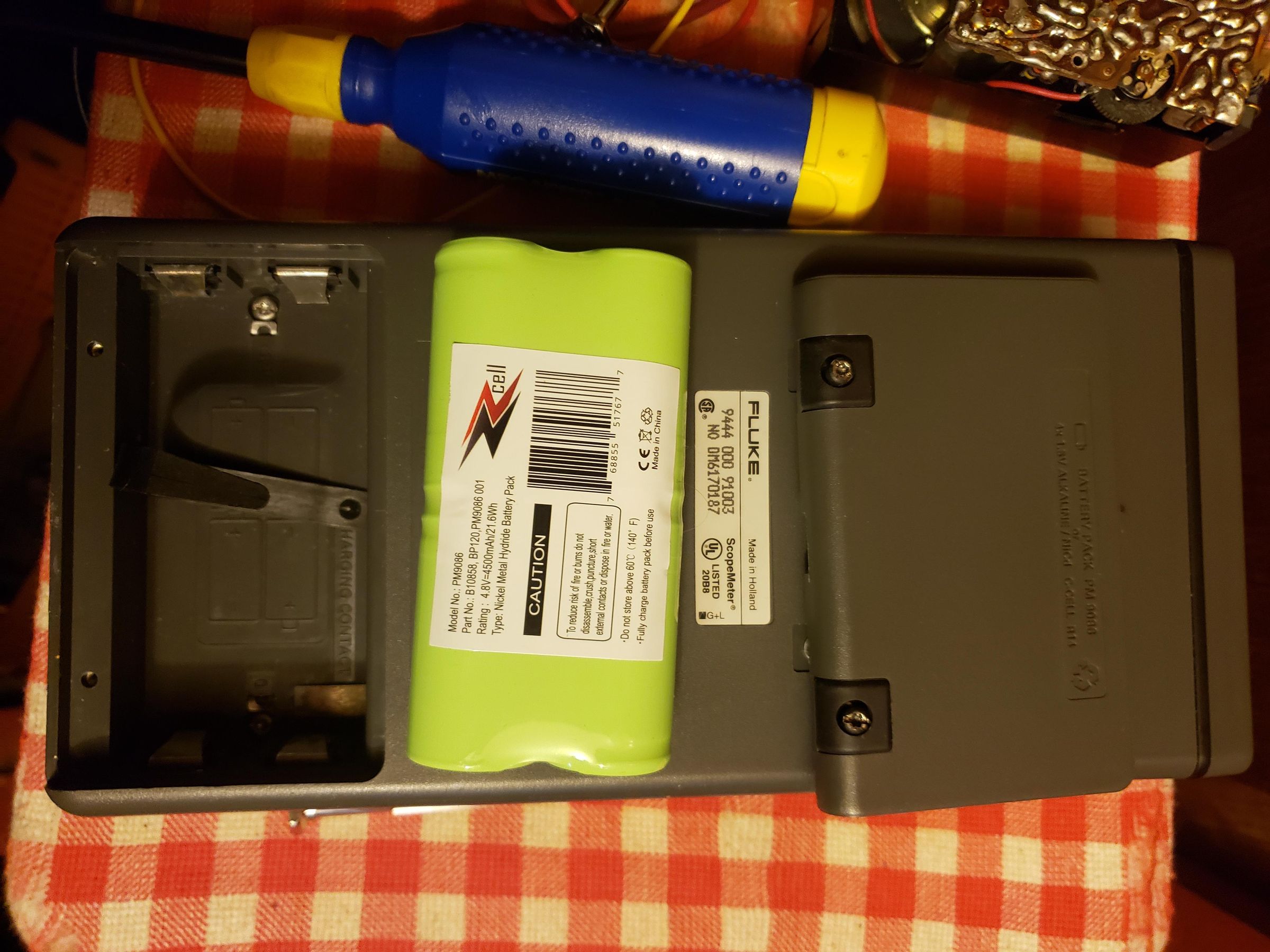 Fluke 91, 96 Keypad Replacement : 4 Steps - Instructables