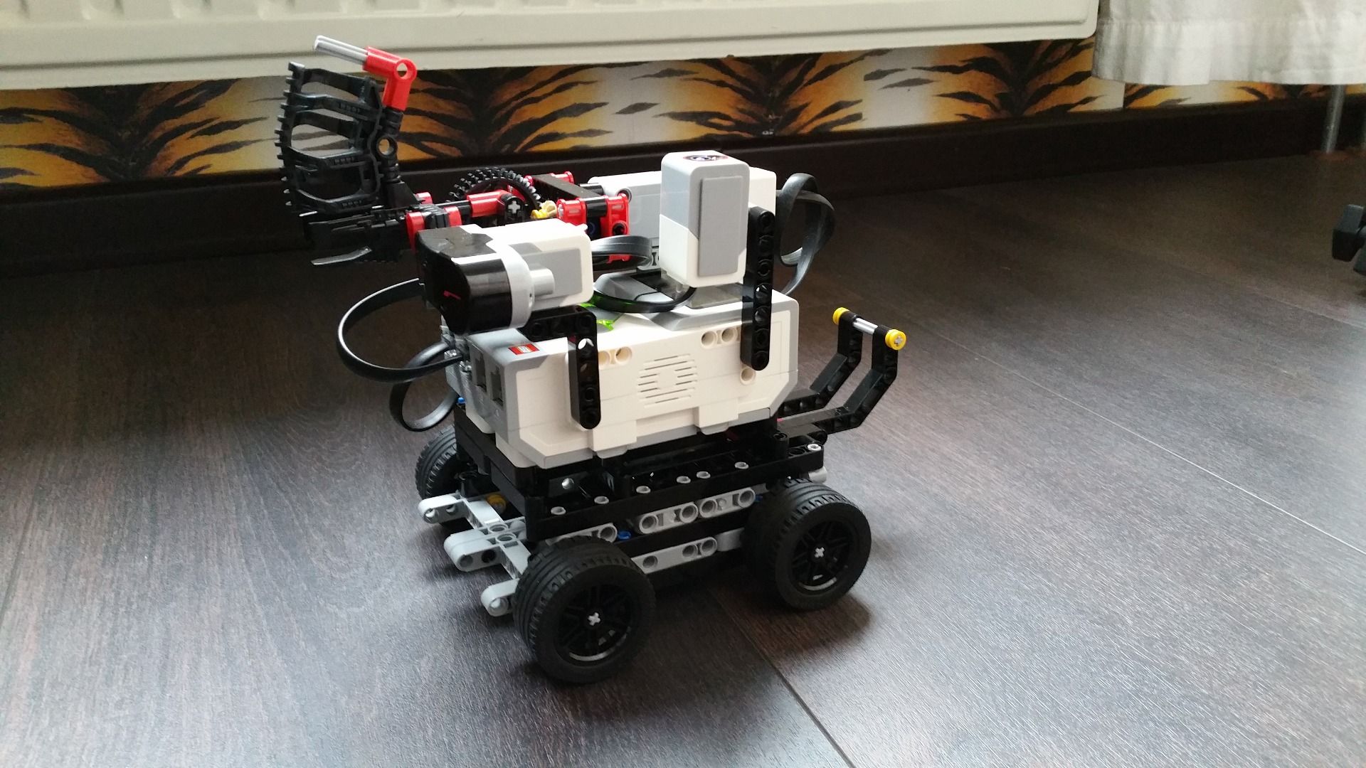 S3NTRY: a LEGO Mindstorms Robot Sentry Turret : 4 Steps - Instructables
