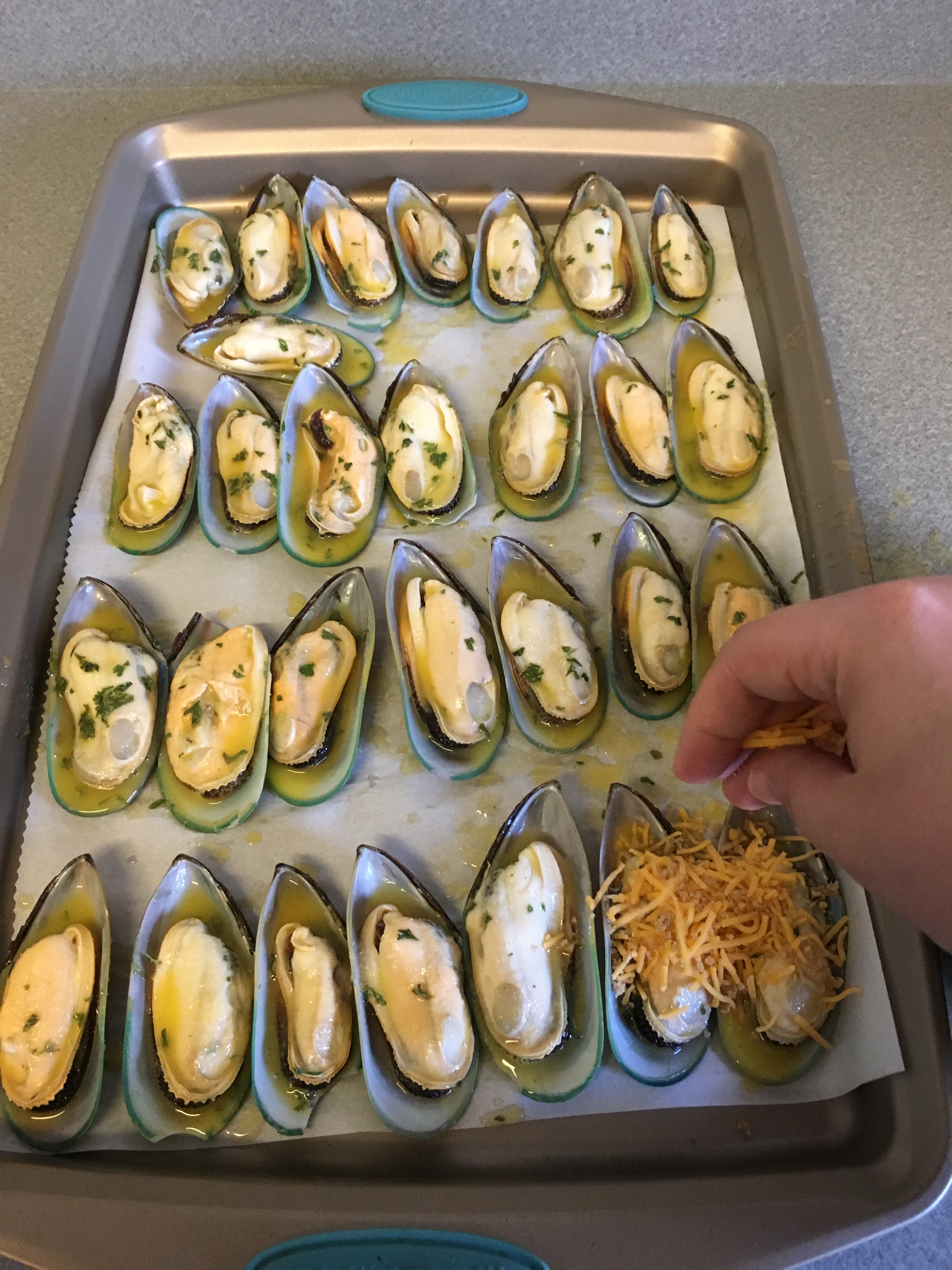 Green Shell Mussels With Garlic Butter Sauce : 6 Steps (with Pictures ...