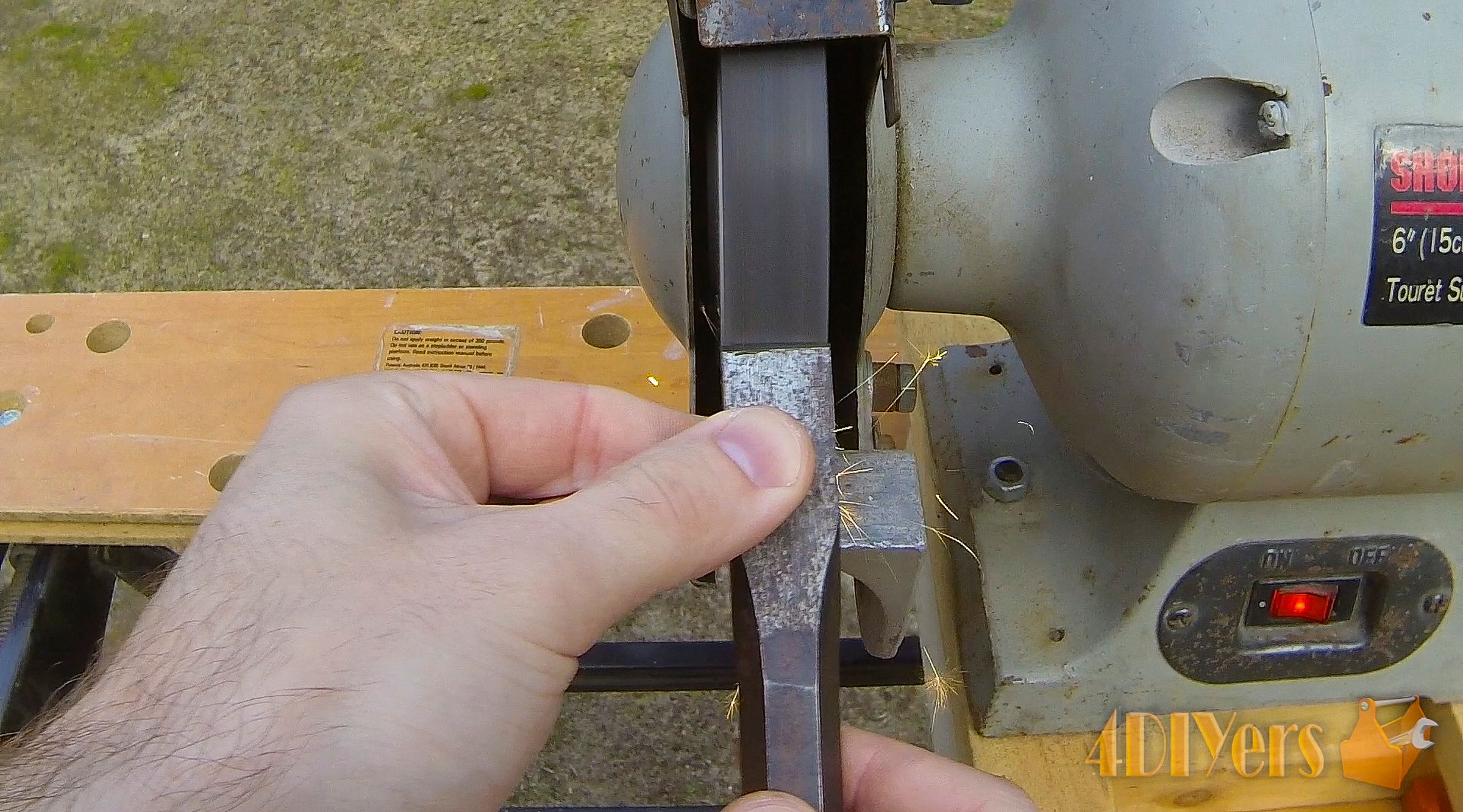 How to Sharpen a Metal Chisel : 3 Steps (with Pictures) - Instructables