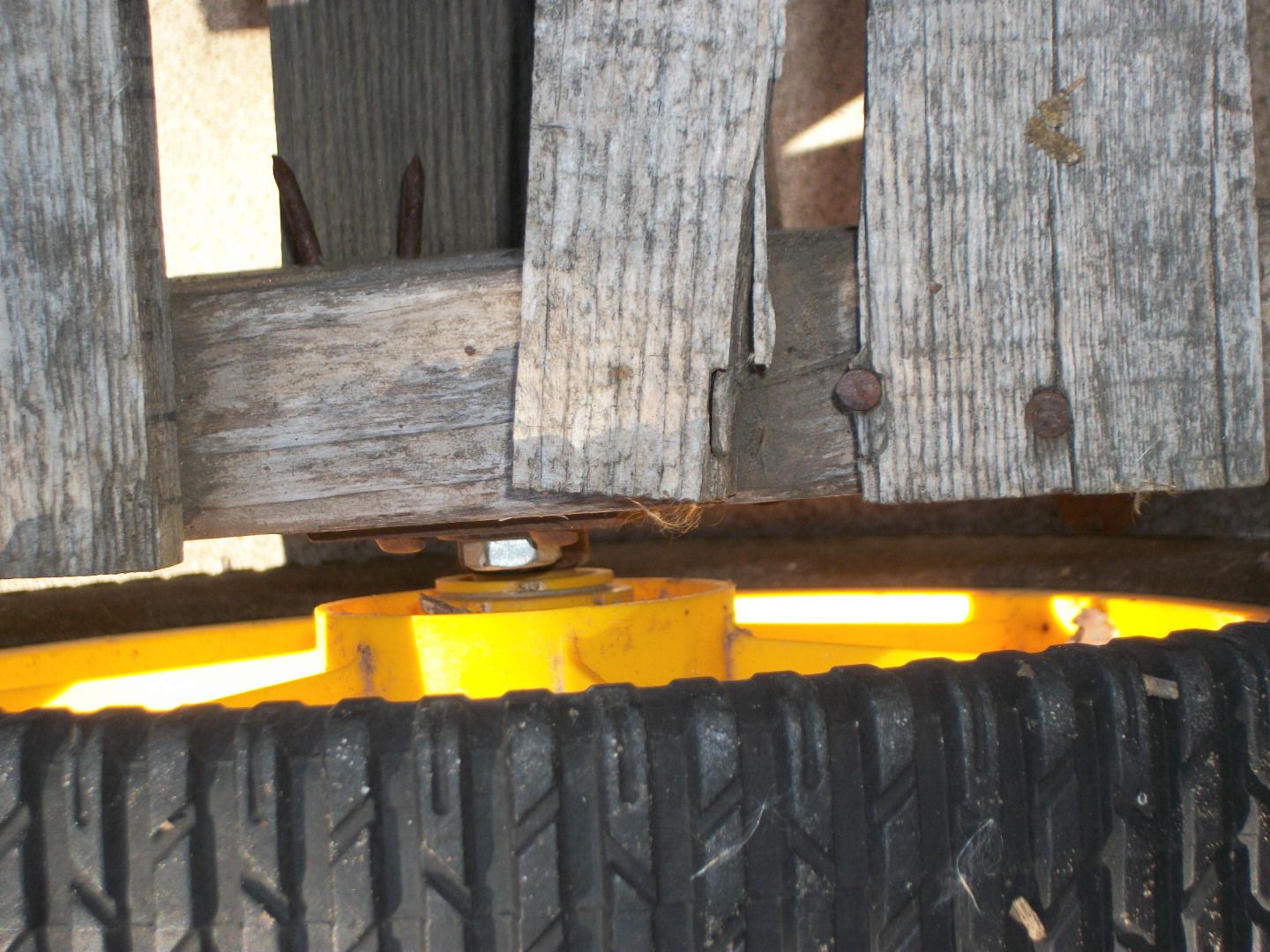 Pallet As Garden Wagon/trailer 2.0 : 9 Steps - Instructables