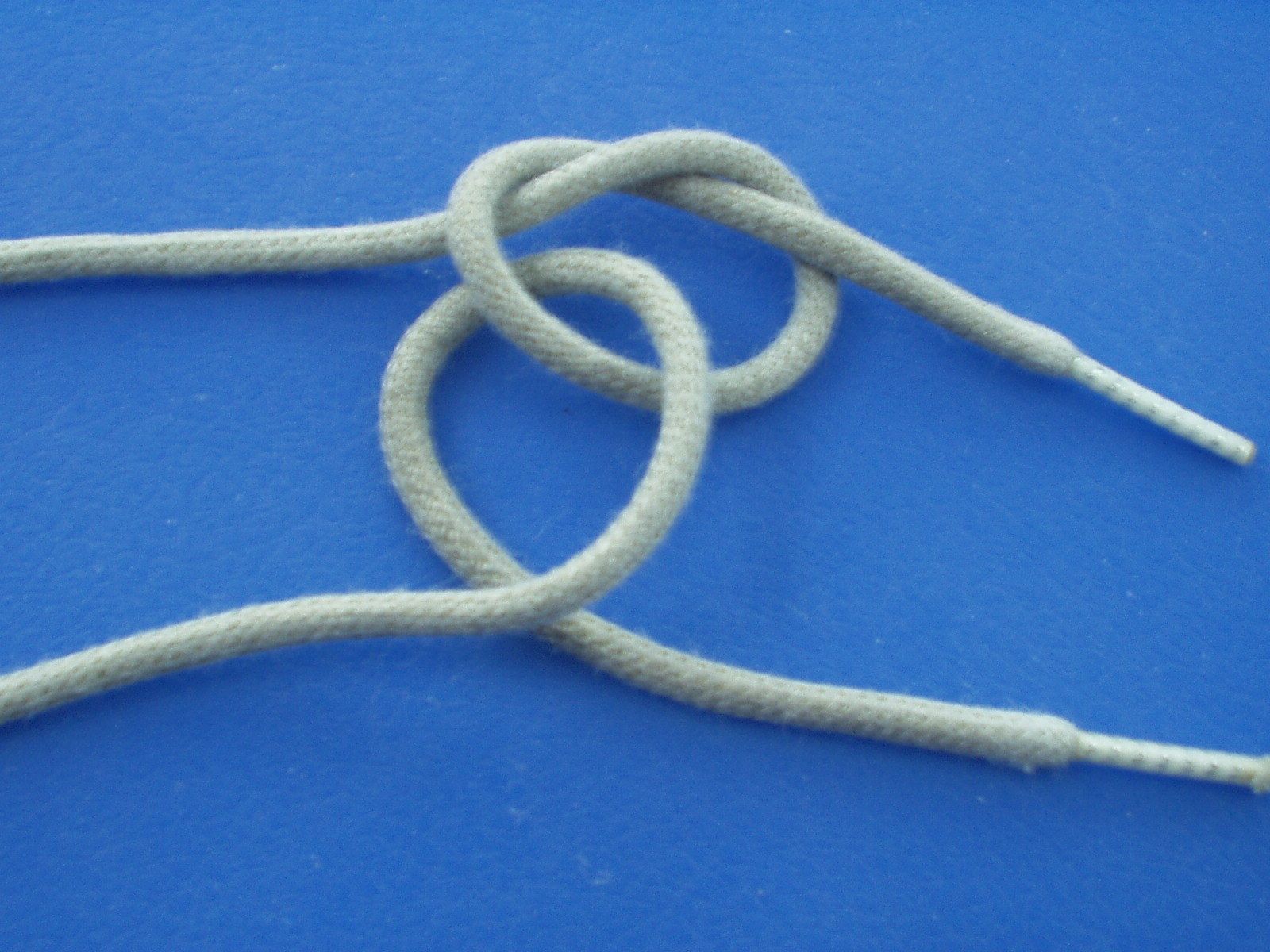 True Lover's and Friendship Knots : 11 Steps - Instructables