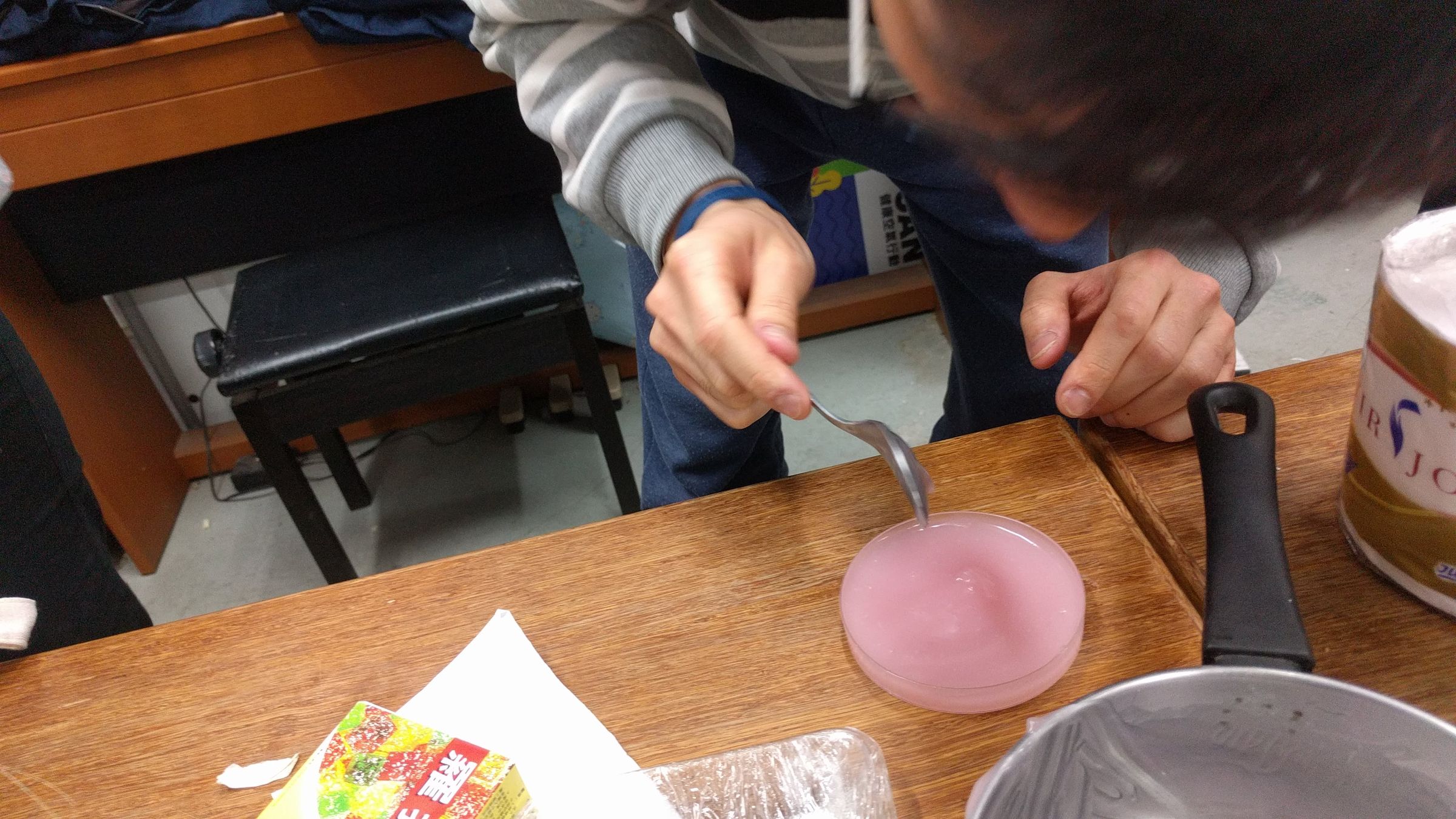 Make Your Own Bioplastics! : 4 Steps (with Pictures) - Instructables