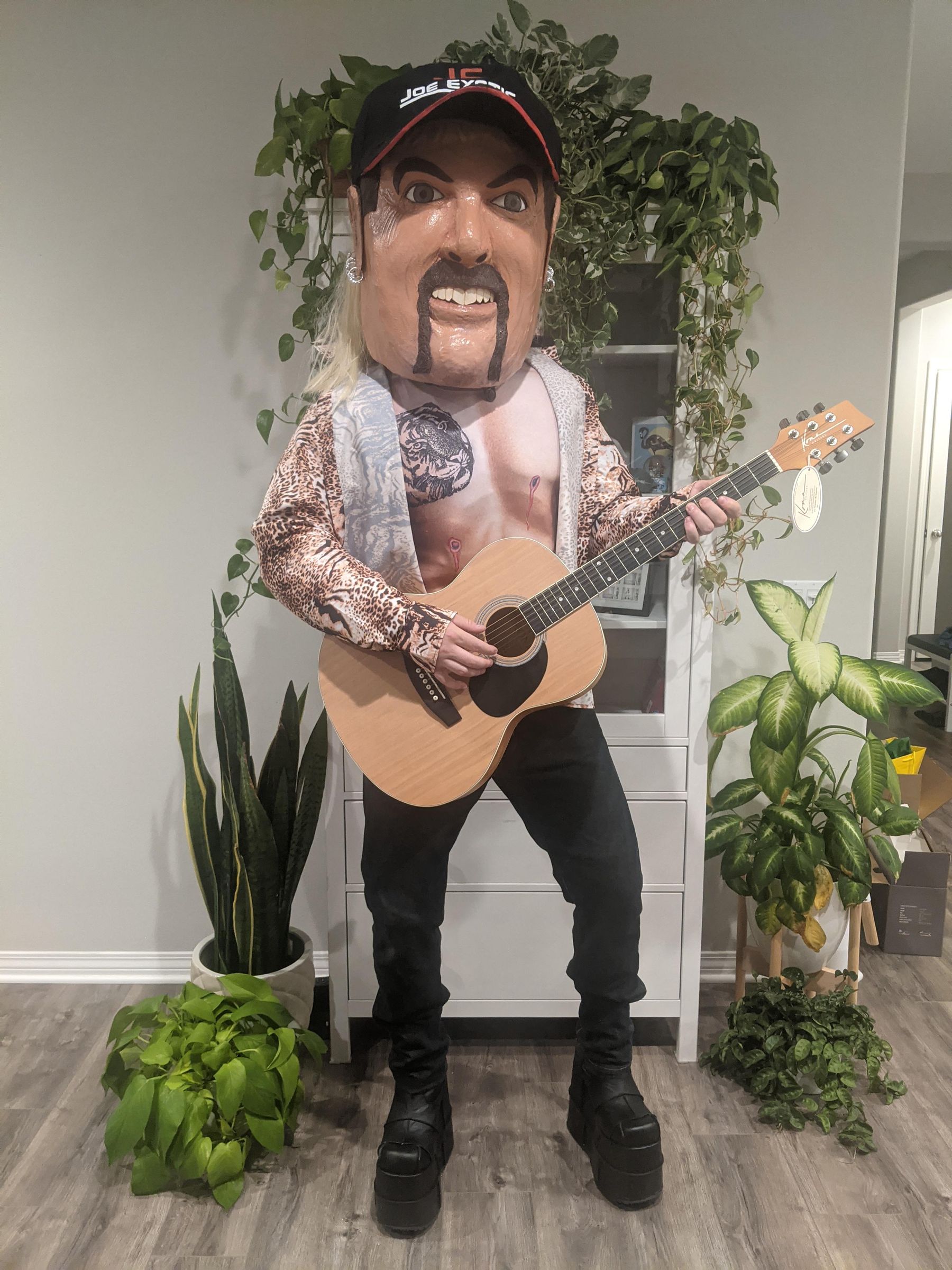 Giant Joe Exotic : 7 Steps (with Pictures) - Instructables