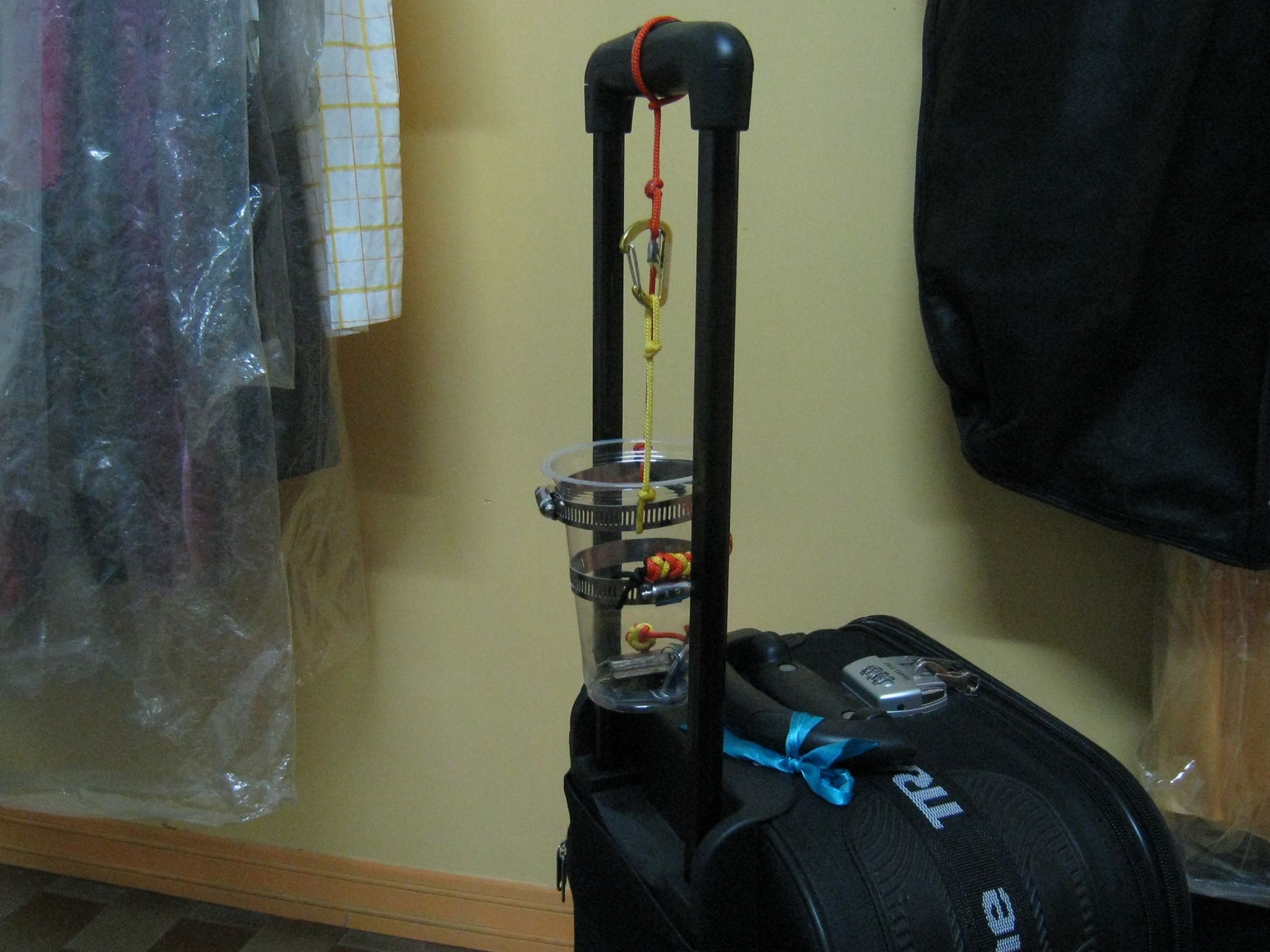 Traveller's Handcuff Cup Holder : 10 Steps - Instructables
