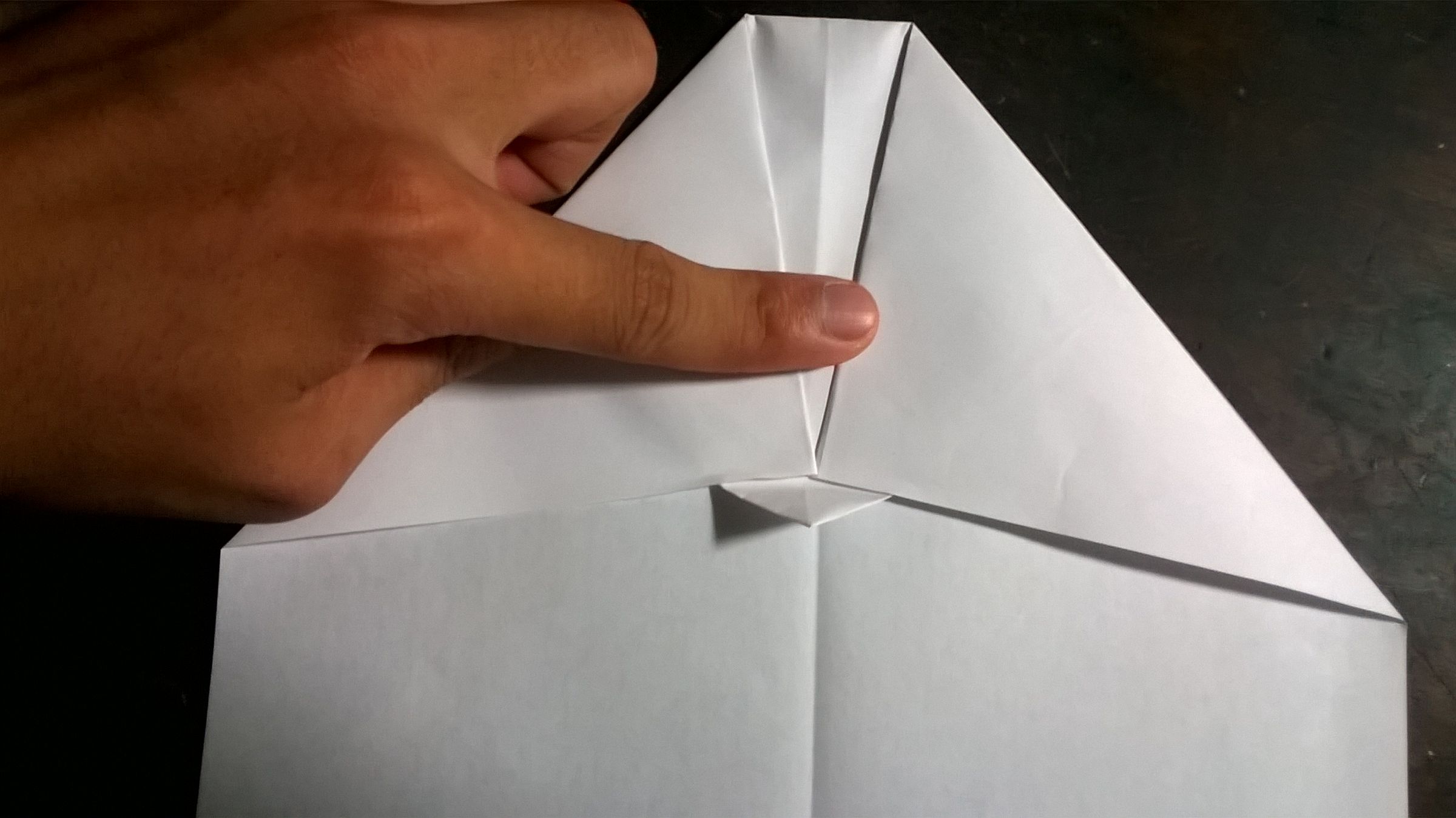 Papaer Airplane : 7 Steps - Instructables