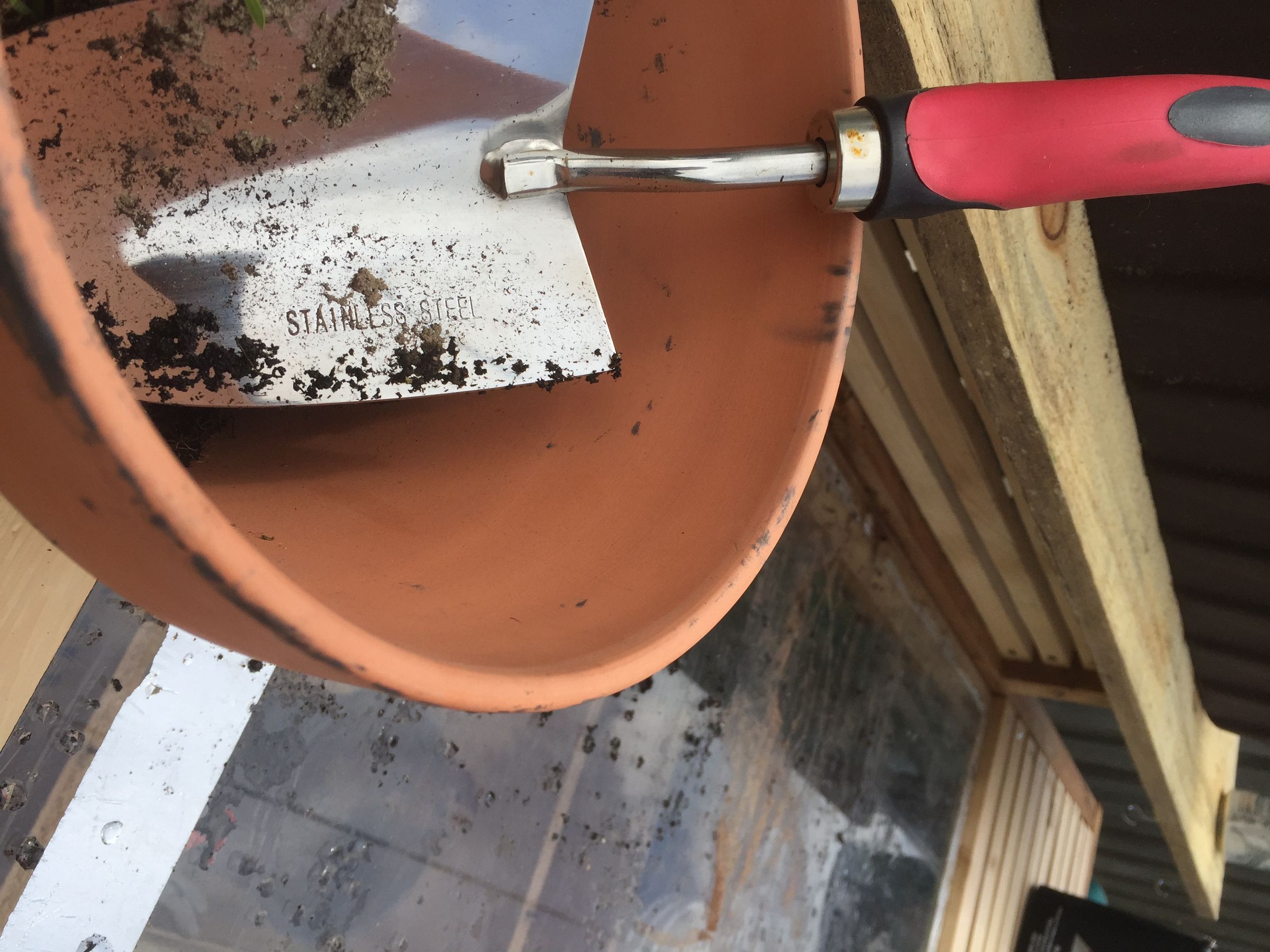 Planting Bench With Protected Growing Station : 3 Steps (with Pictures ...