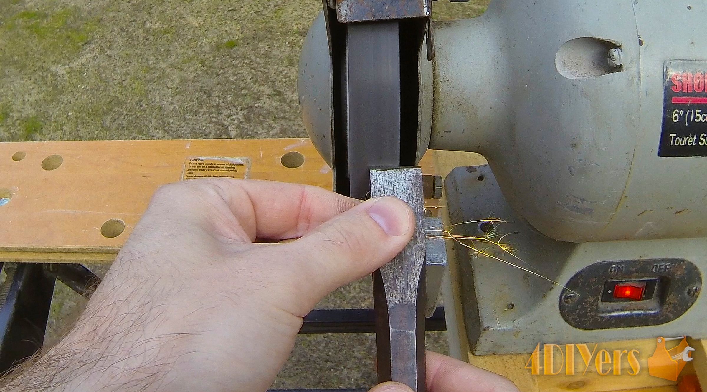 How to Sharpen a Metal Chisel : 3 Steps (with Pictures) - Instructables