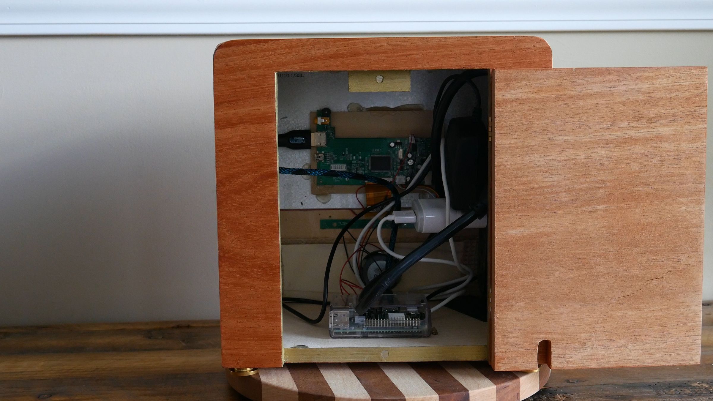 Retro Arcade Cabinet : 18 Steps (with Pictures) - Instructables