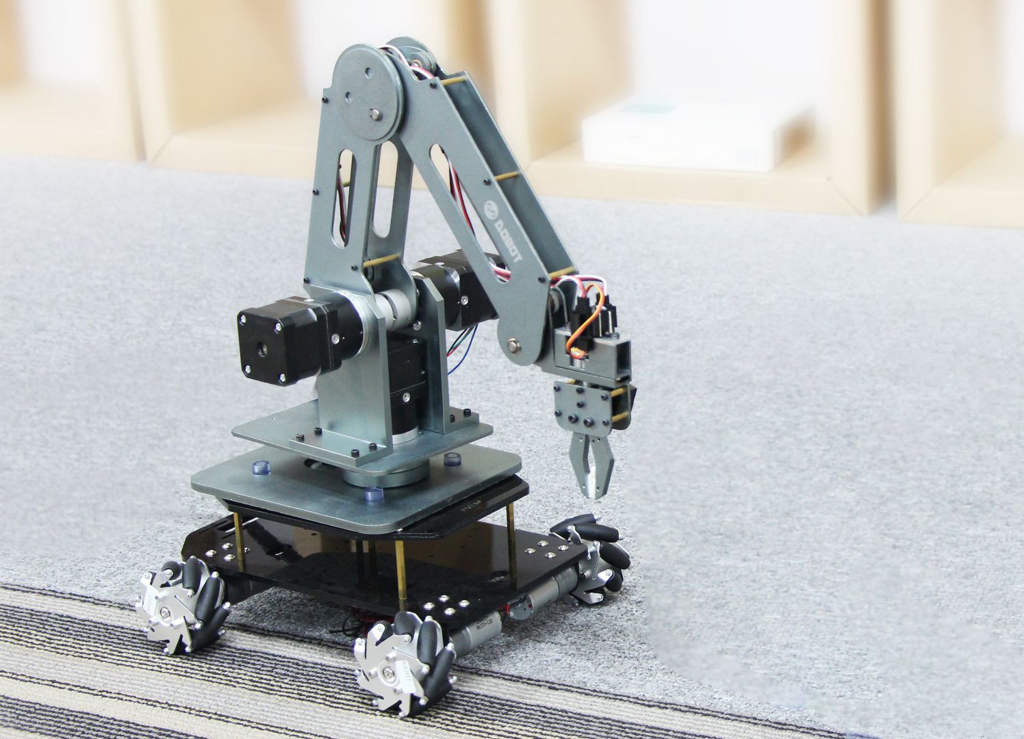 A Multi-controlled High Precision Desktop Robotic Arm : 7 Steps ...