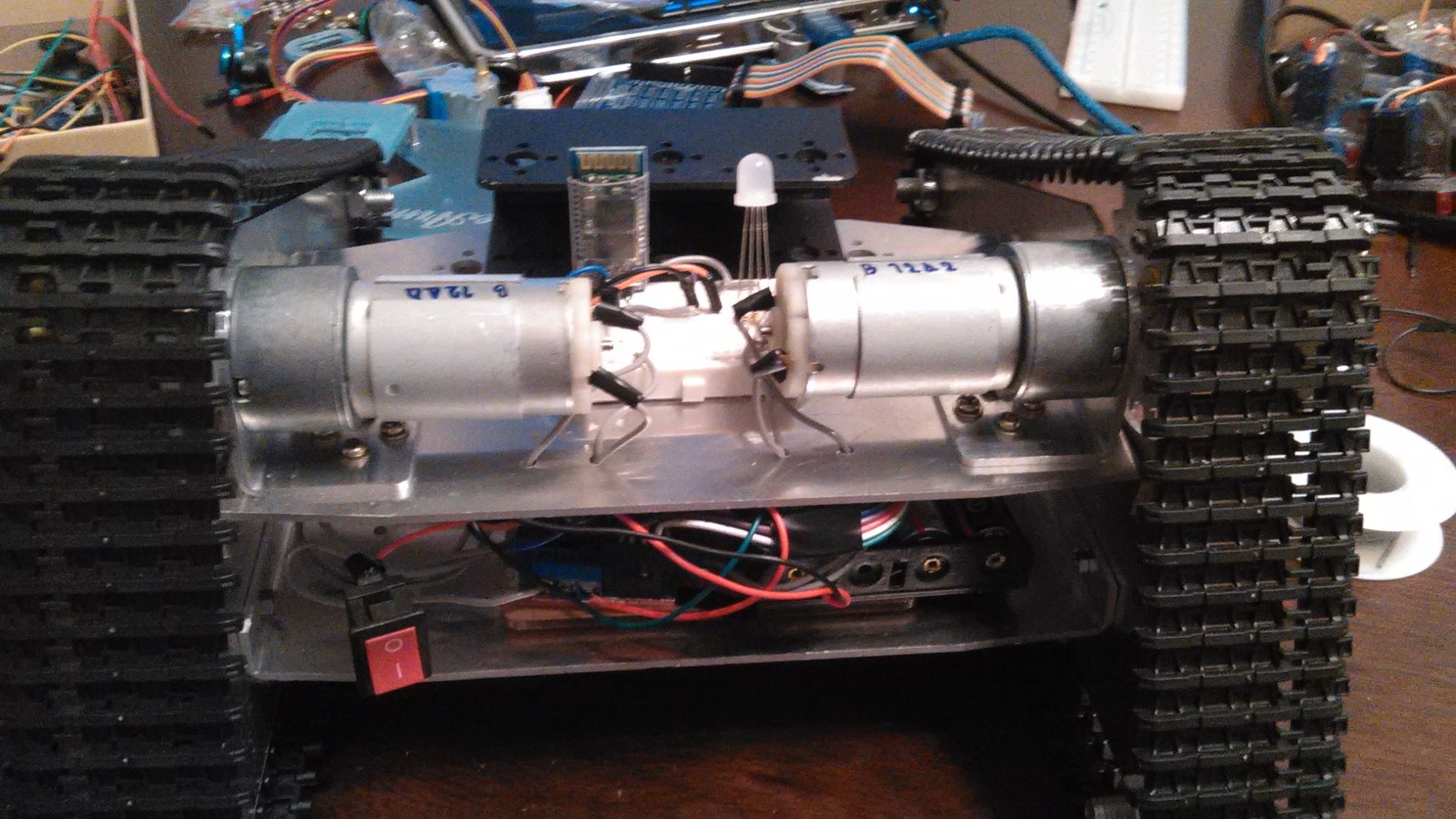 Autonomous Tank W/ Robotic Arm(Arduino, Bluetooth) : 8 Steps ...