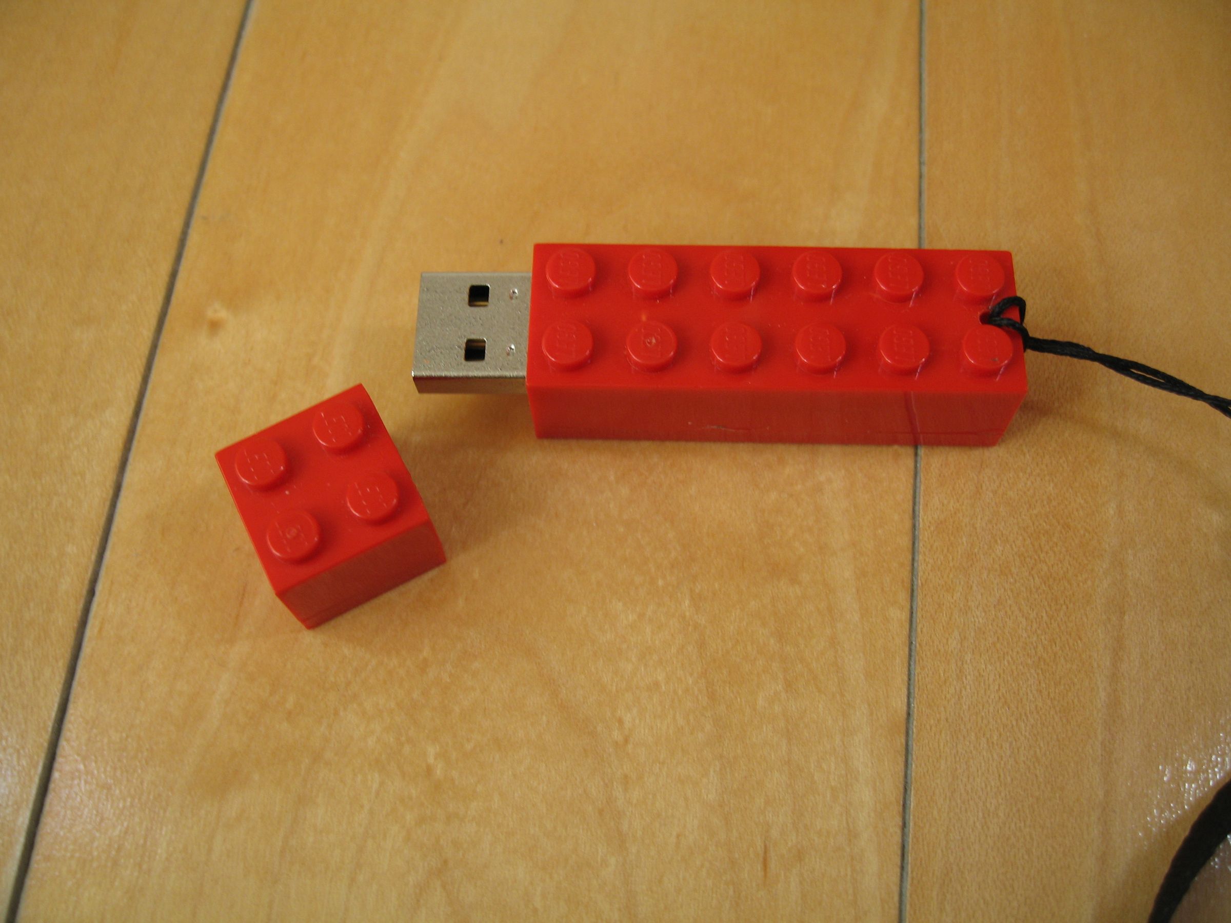 Lego USB W/ Cap!! : 7 Steps - Instructables