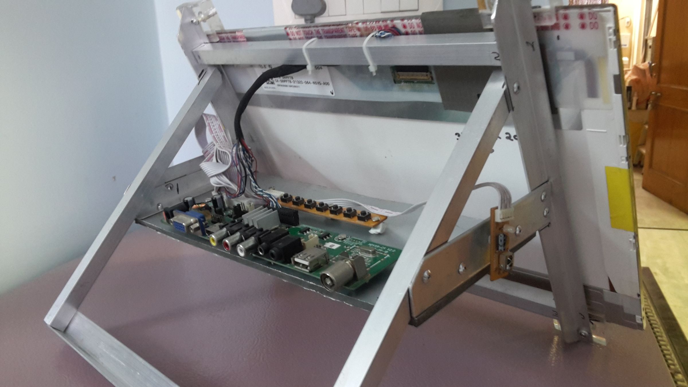 Custom Monitor : 3 Steps (with Pictures) - Instructables