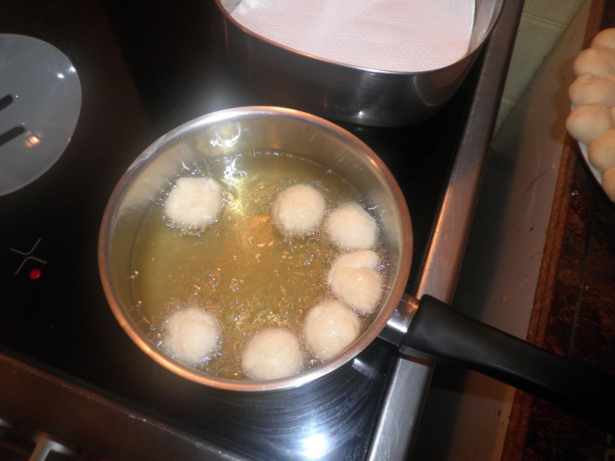 Mini Doughnut Bites : 9 Steps - Instructables