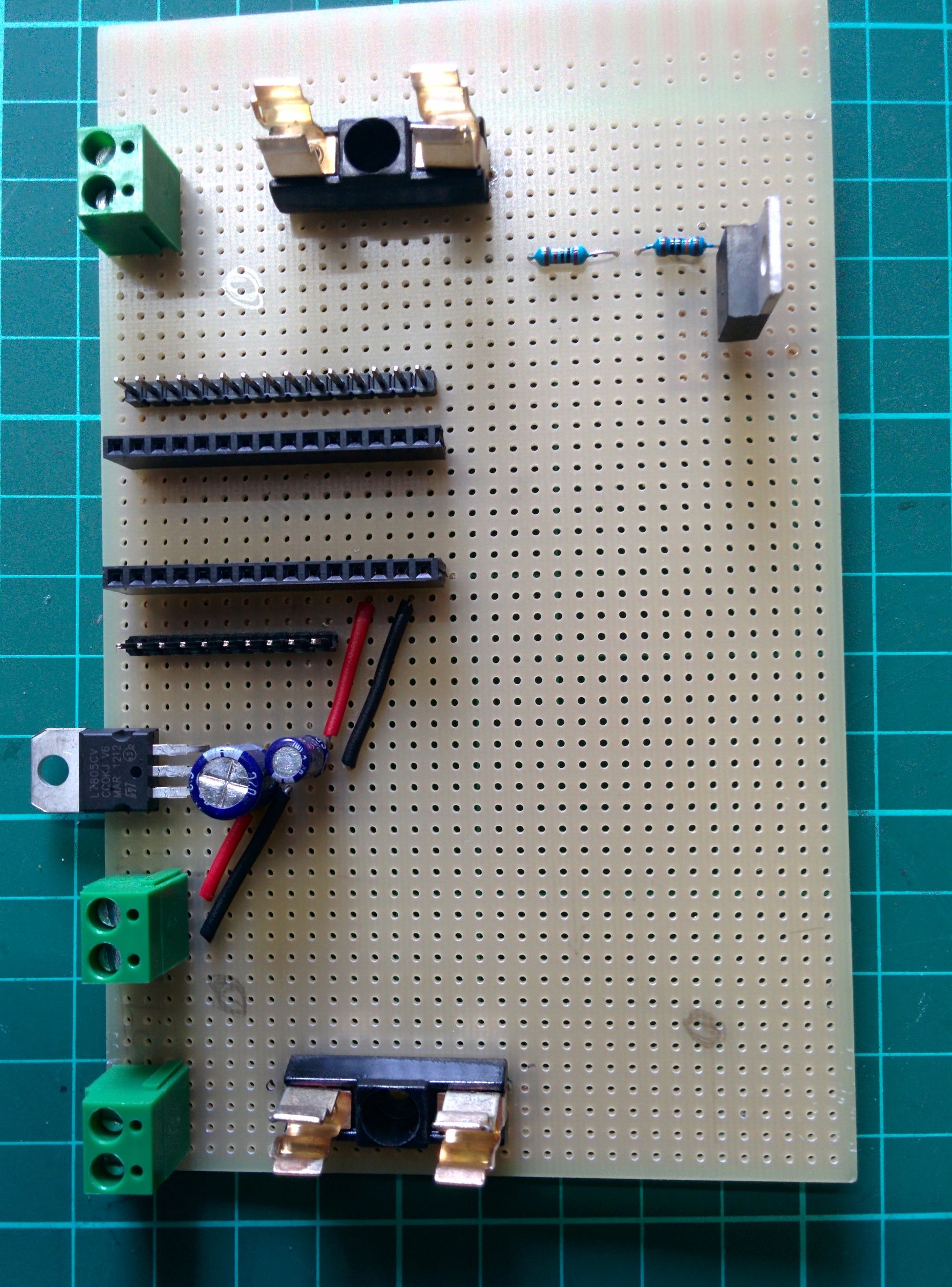 ARDUINO SOLAR CHARGE CONTROLLER ( Version 2.0) : 26 Steps (with ...