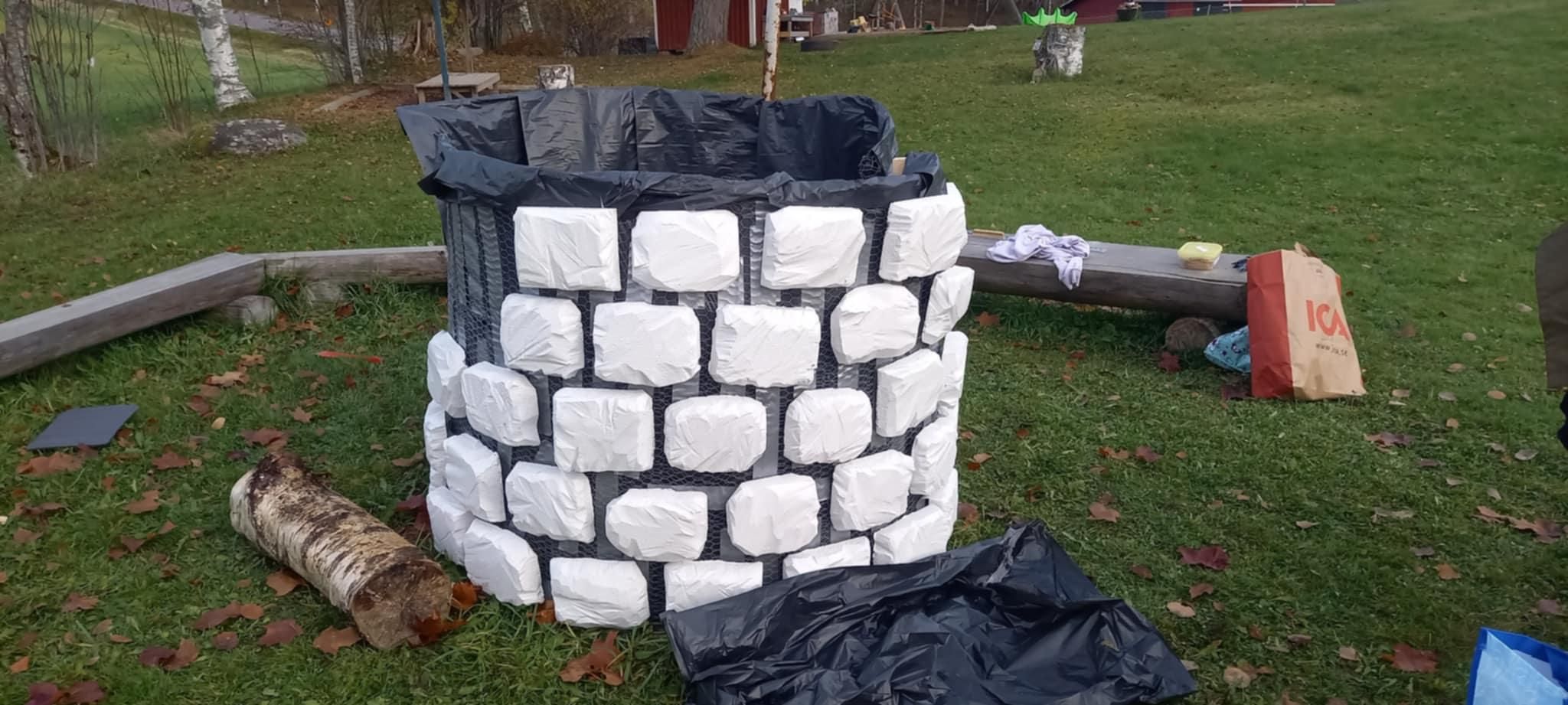 DIY Creepy Faux Well (Lightweight and Dismantlable) : 14 Steps (with ...