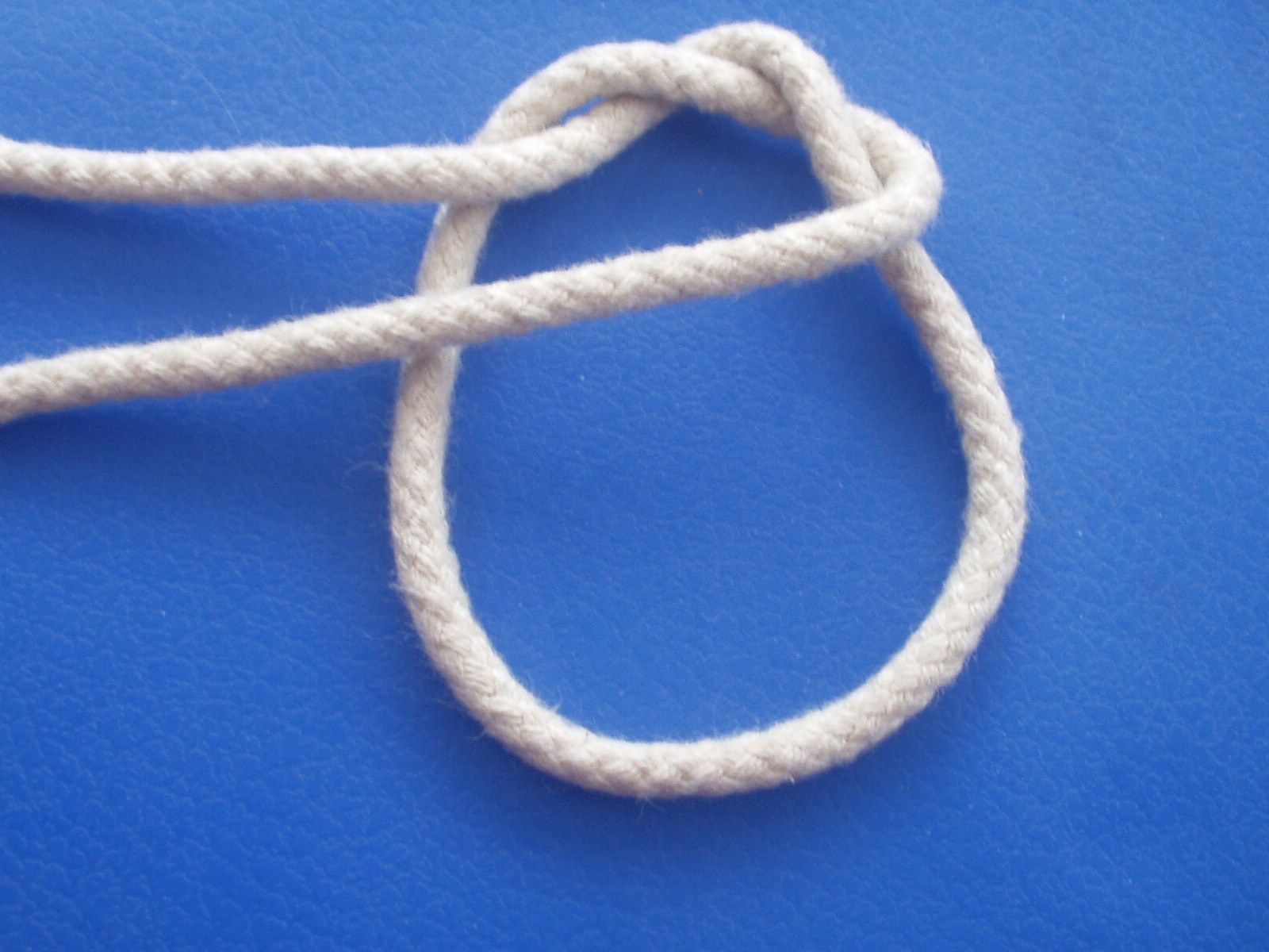 Single Cord 4 Strand Flat Braid : 7 Steps (with Pictures) - Instructables