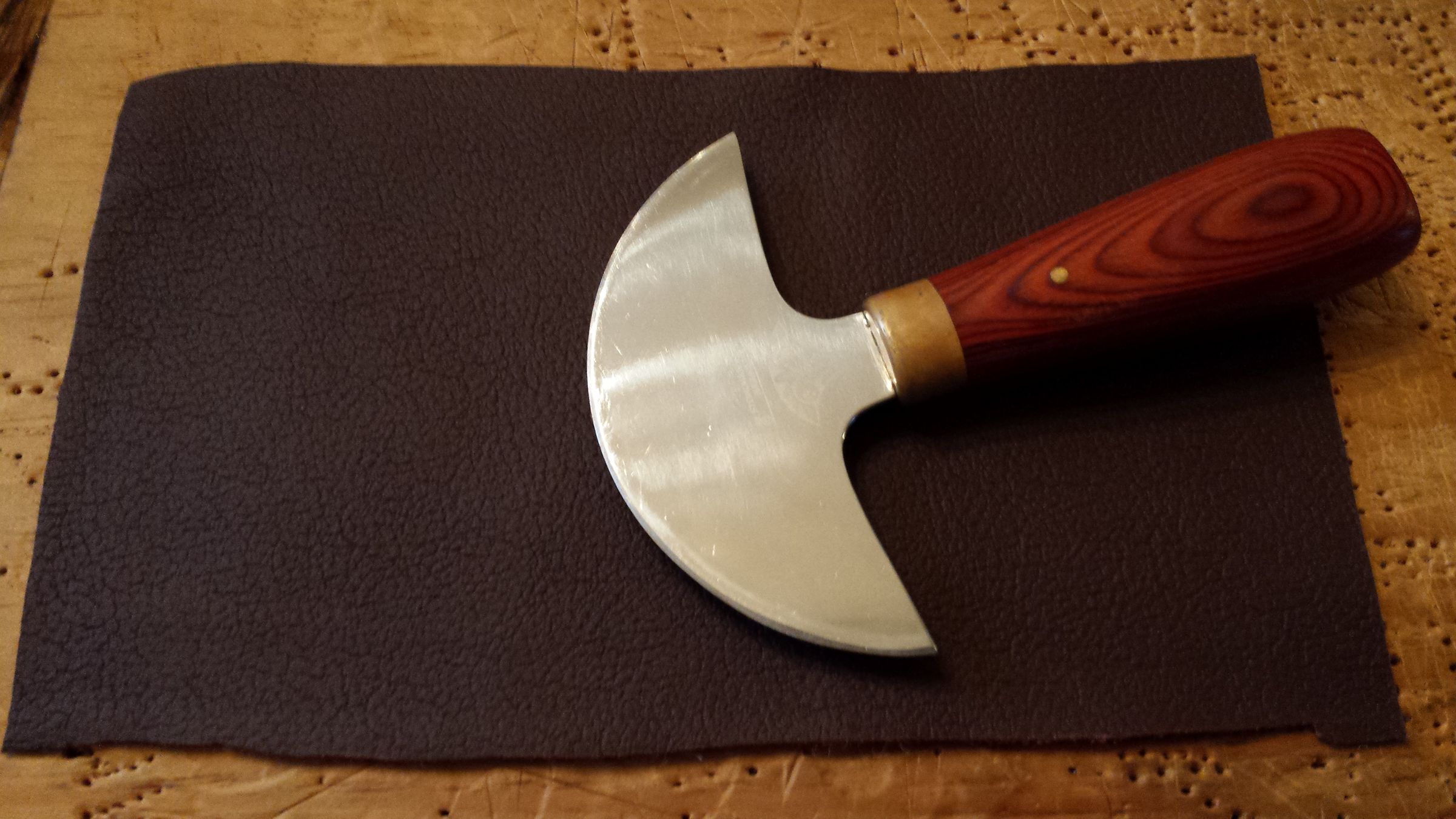 Skyrim Inspired Leather Coin Pouch/Dice Bag : 7 Steps (with Pictures ...