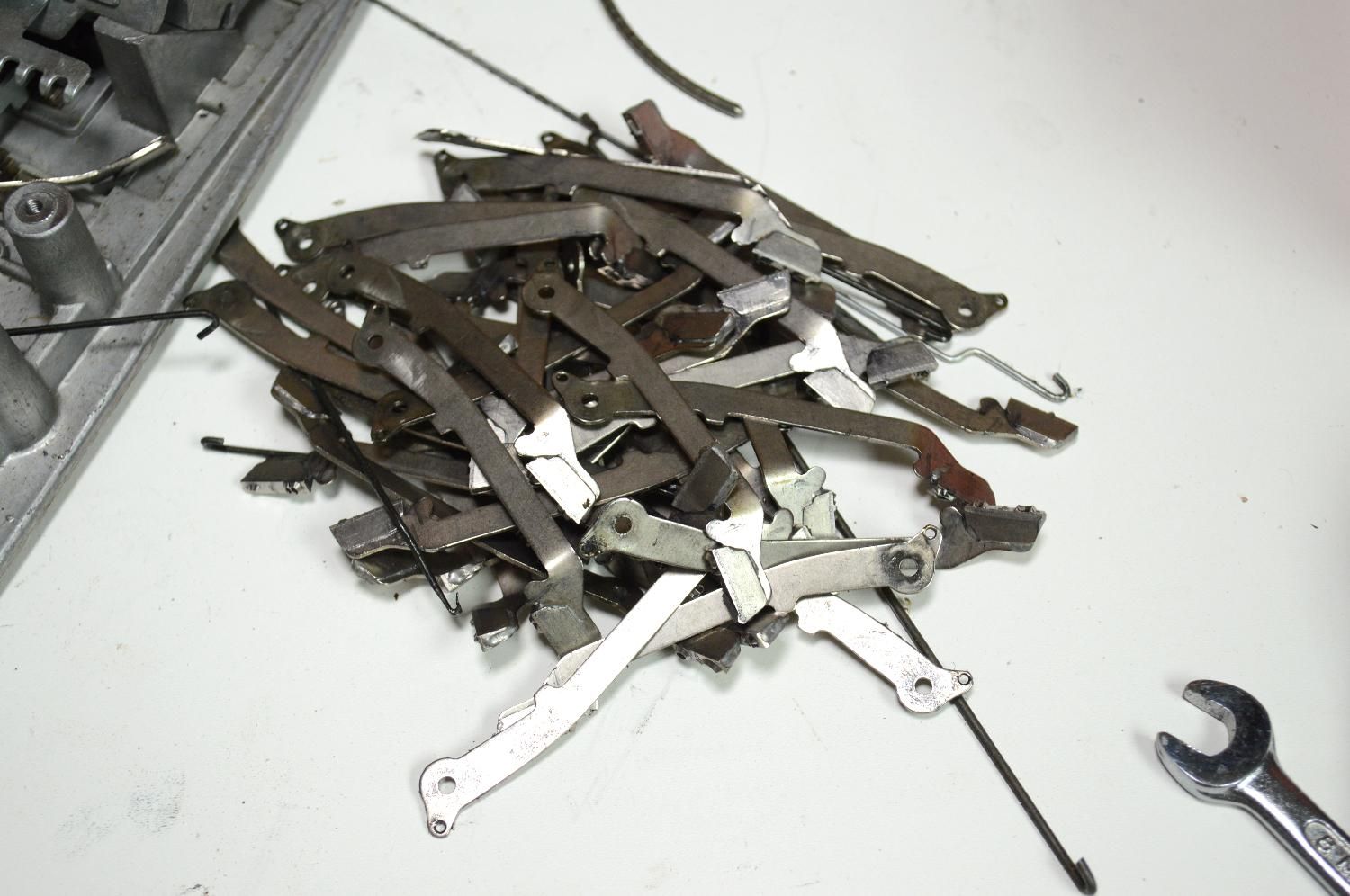 Junkbot Made From Typewriter Parts (mostly...) : 13 Steps (with Pictures) - Instructables