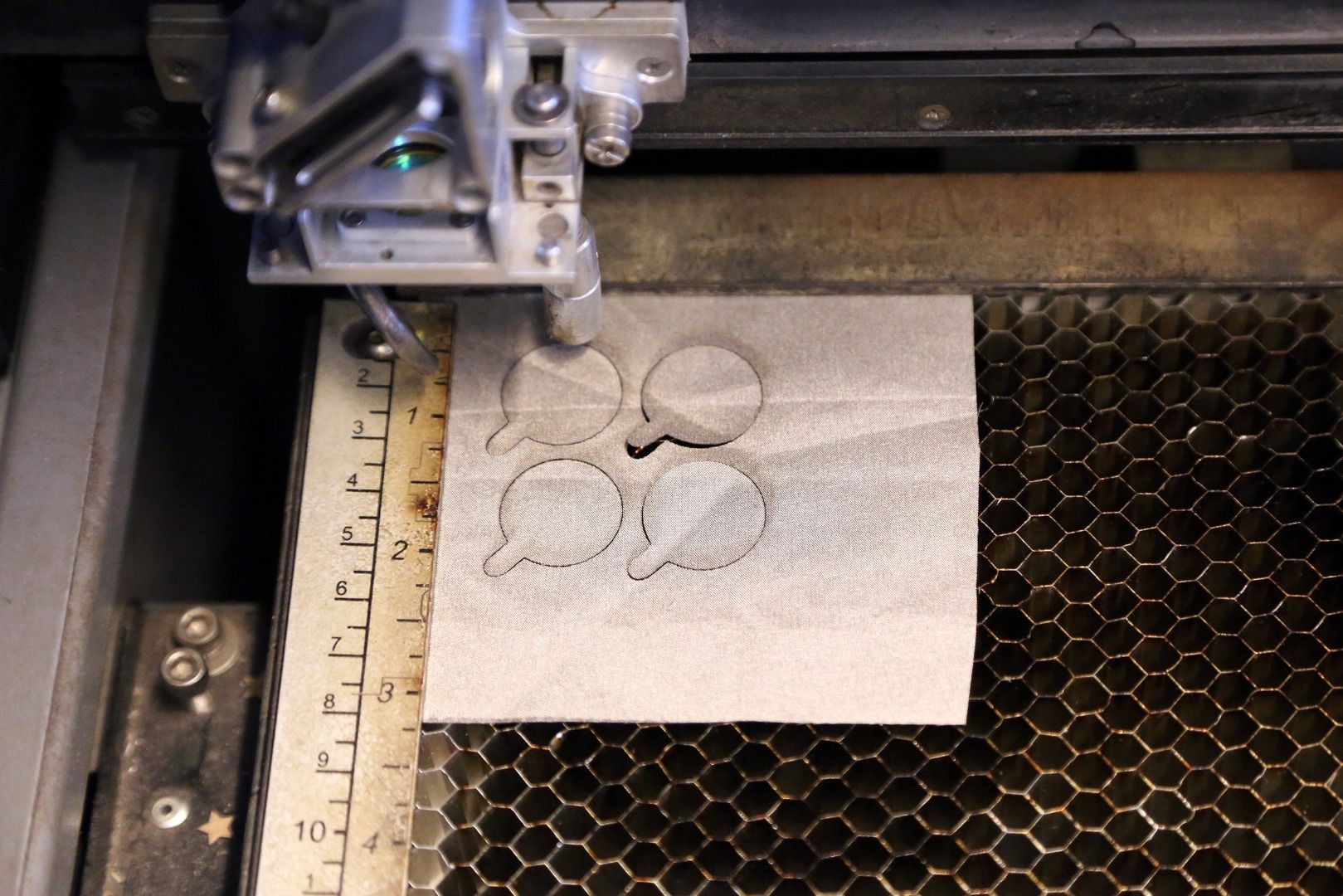 How to Work With Conductive Fabric : 19 Steps (with Pictures ...