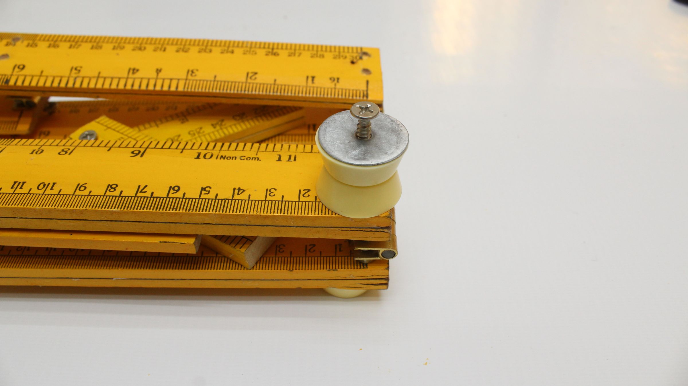 Foldable Laptop Stand - Using Wooden Rulers : 3 Steps (with Pictures ...
