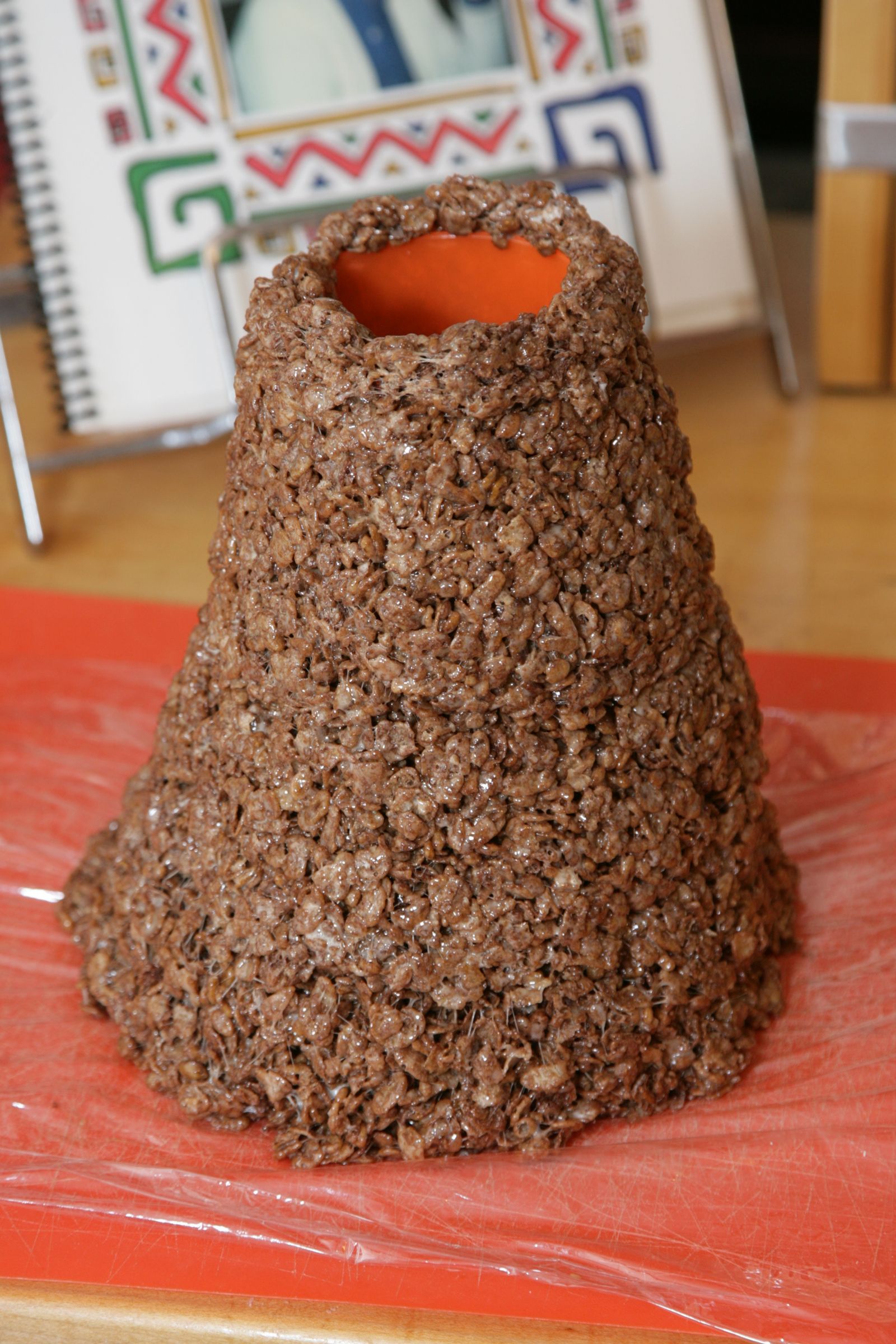 Pretty Easy Erupting Volcano Birthday Cake (Using Dry Ice) : 6 Steps ...