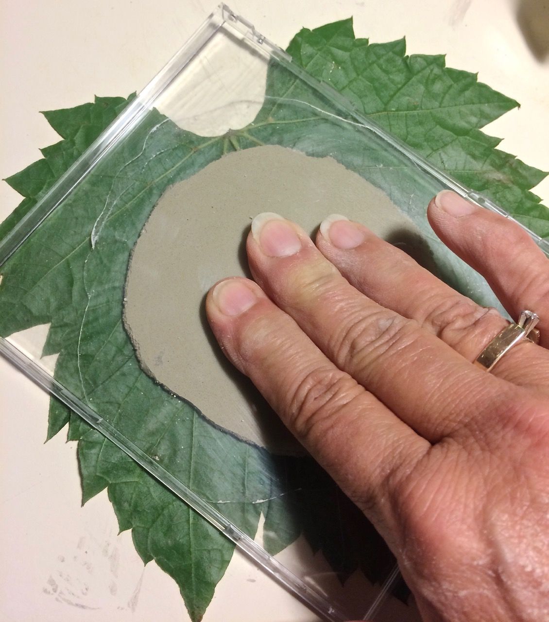 CD Case Concrete Coasters : 7 Steps (with Pictures) - Instructables