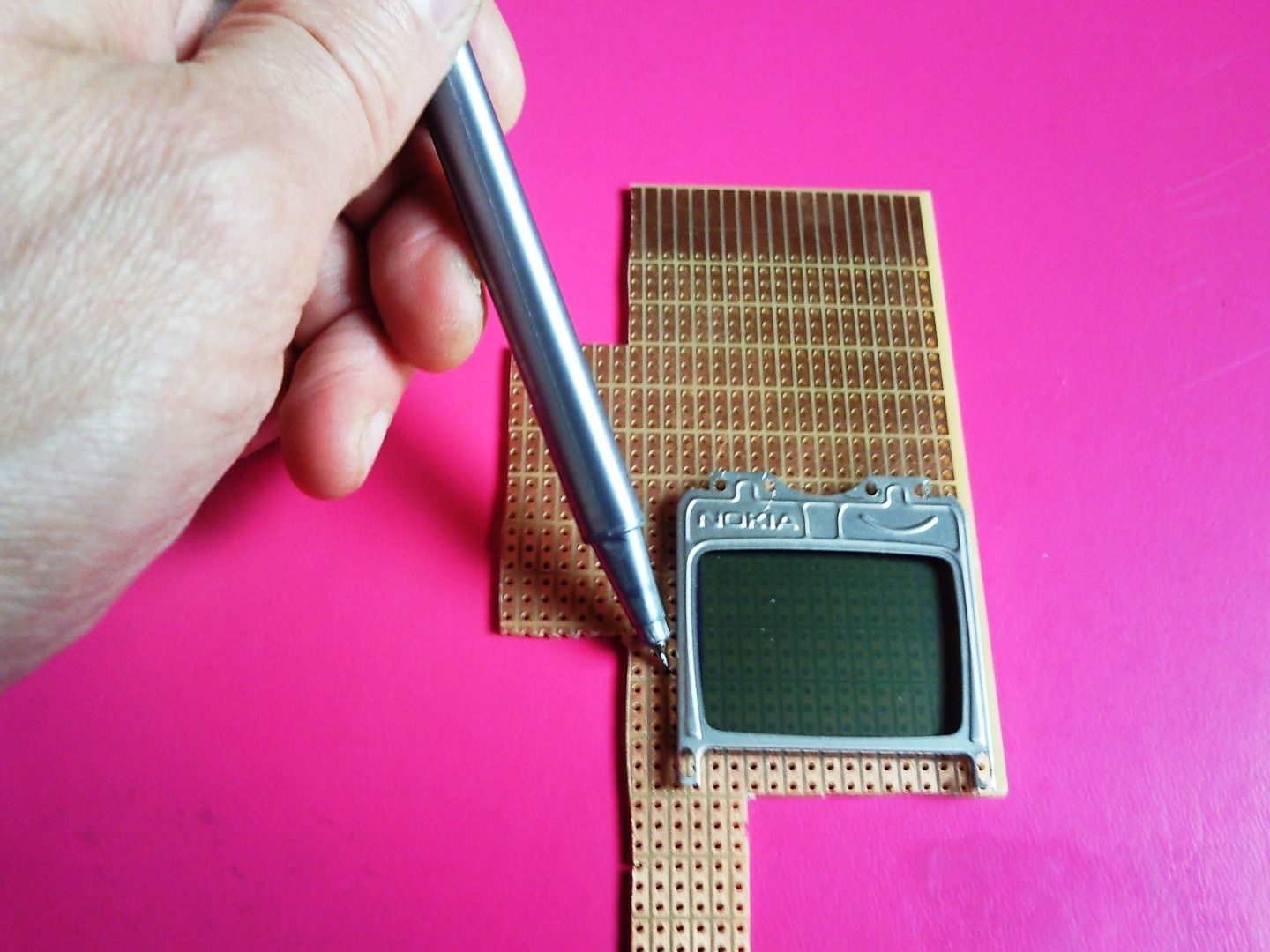 Salvaging a NOKIA 3310 LCD and Using It With Arduino : 6 Steps ...