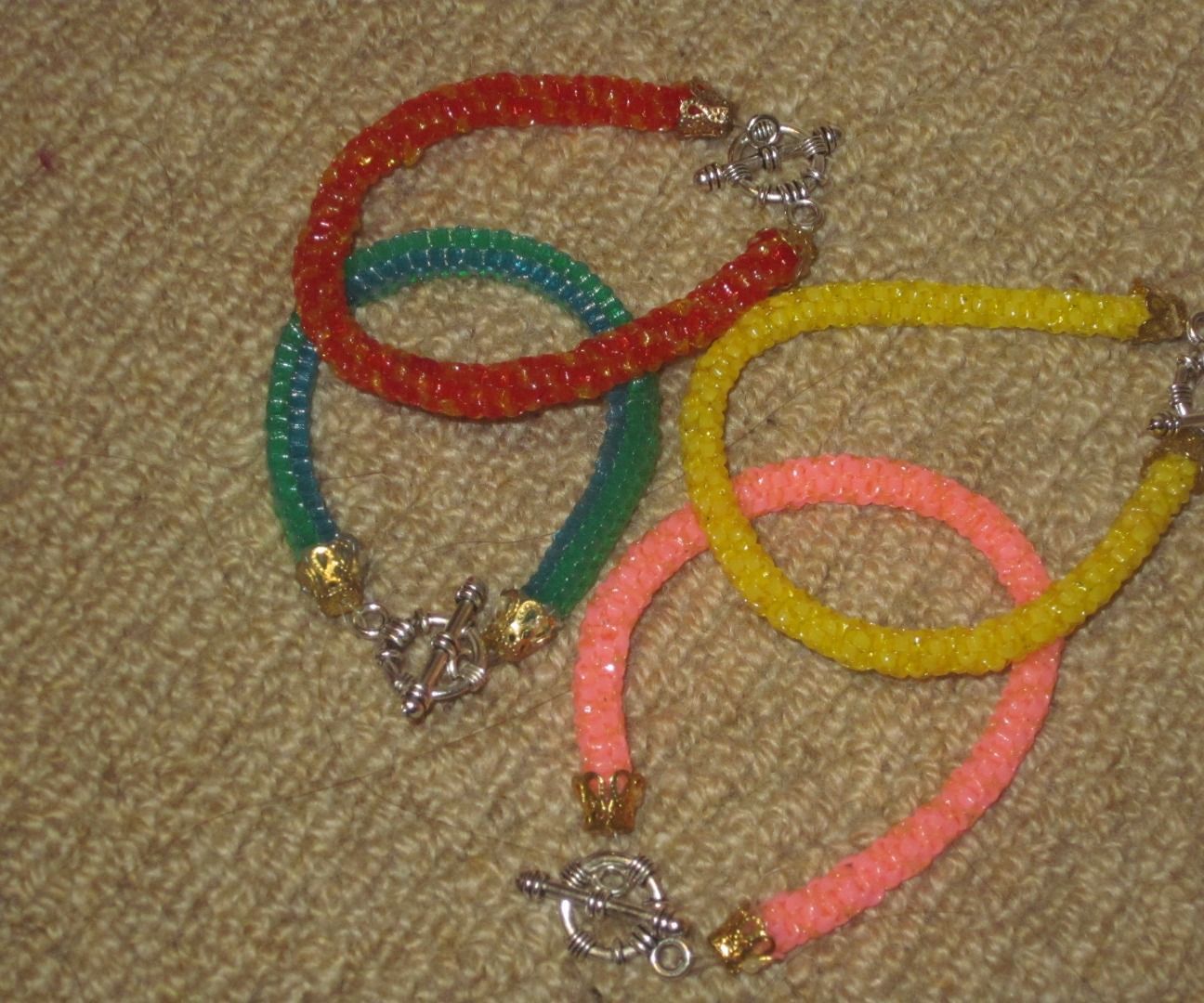 Grown-up Scoubi Bracelets : 4 Steps - Instructables