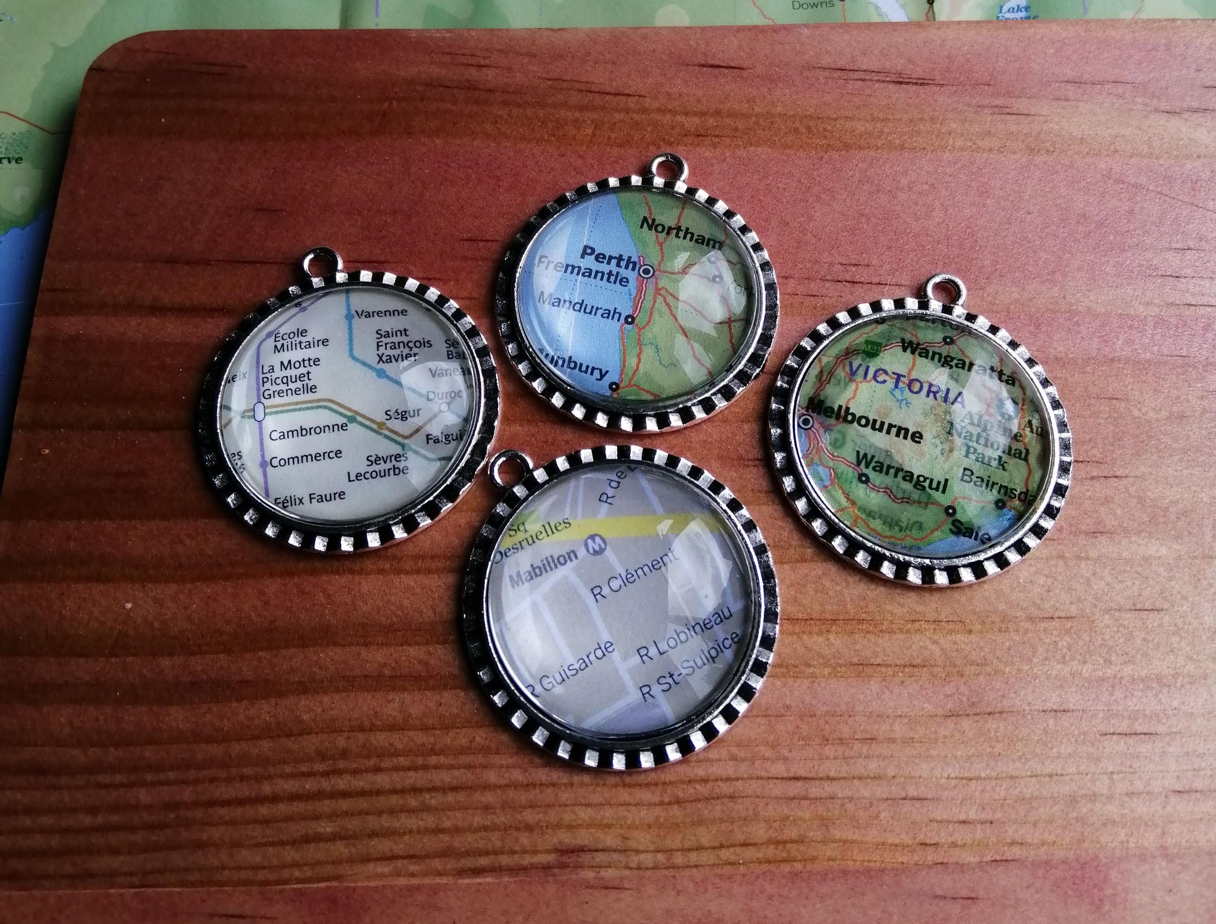 Map Pendants With NFC Tags : 6 Steps (with Pictures) - Instructables