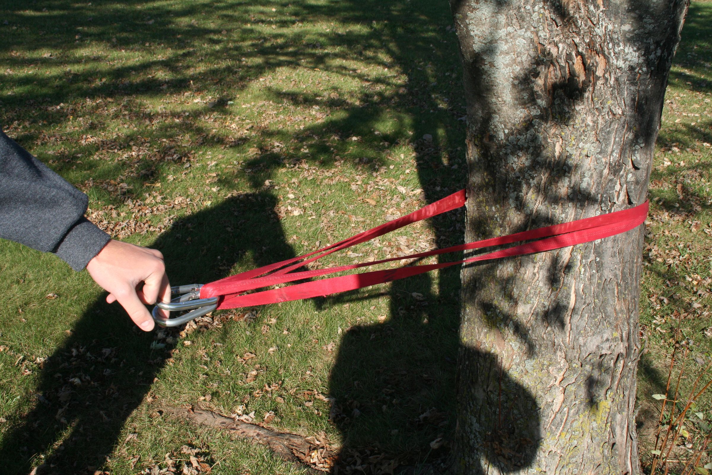 How to Set Up a Slackline : 10 Steps (with Pictures) - Instructables