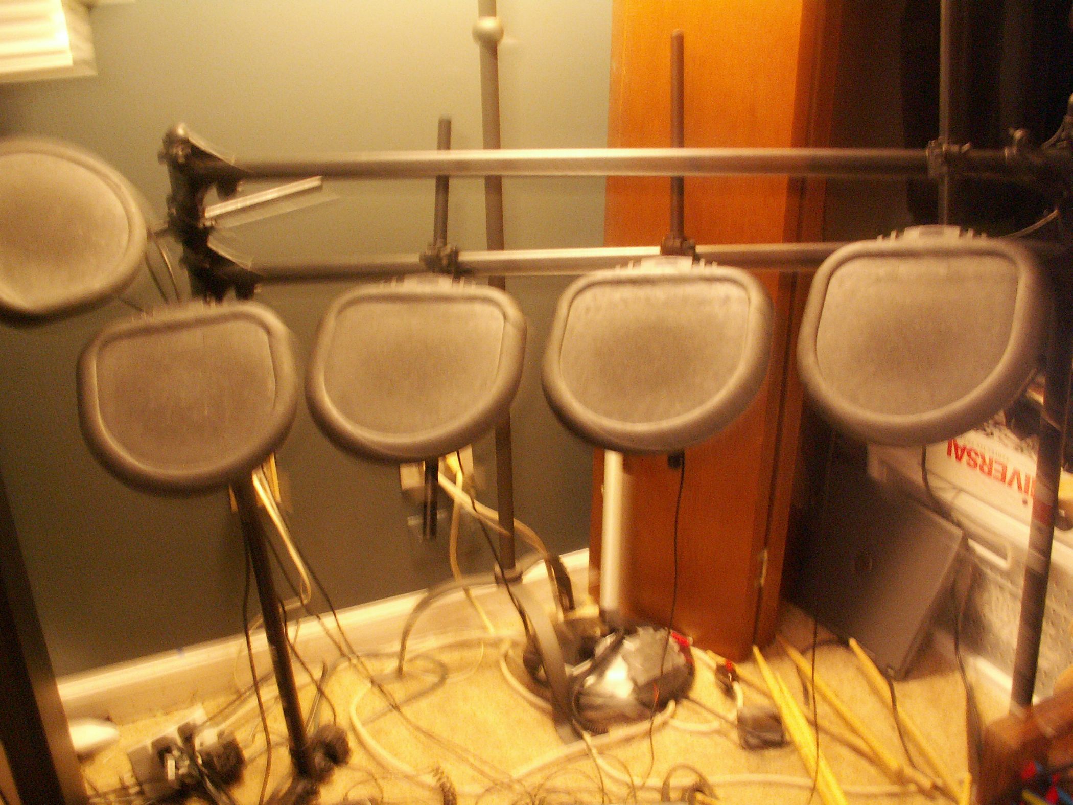 Rock Band Drum Kit (WITHOUT MIDI) :D : 8 Steps - Instructables
