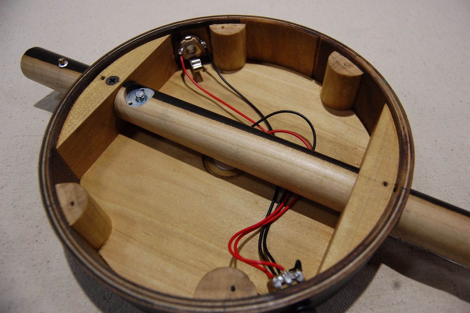 Diddley Bow : 17 Steps (with Pictures) - Instructables