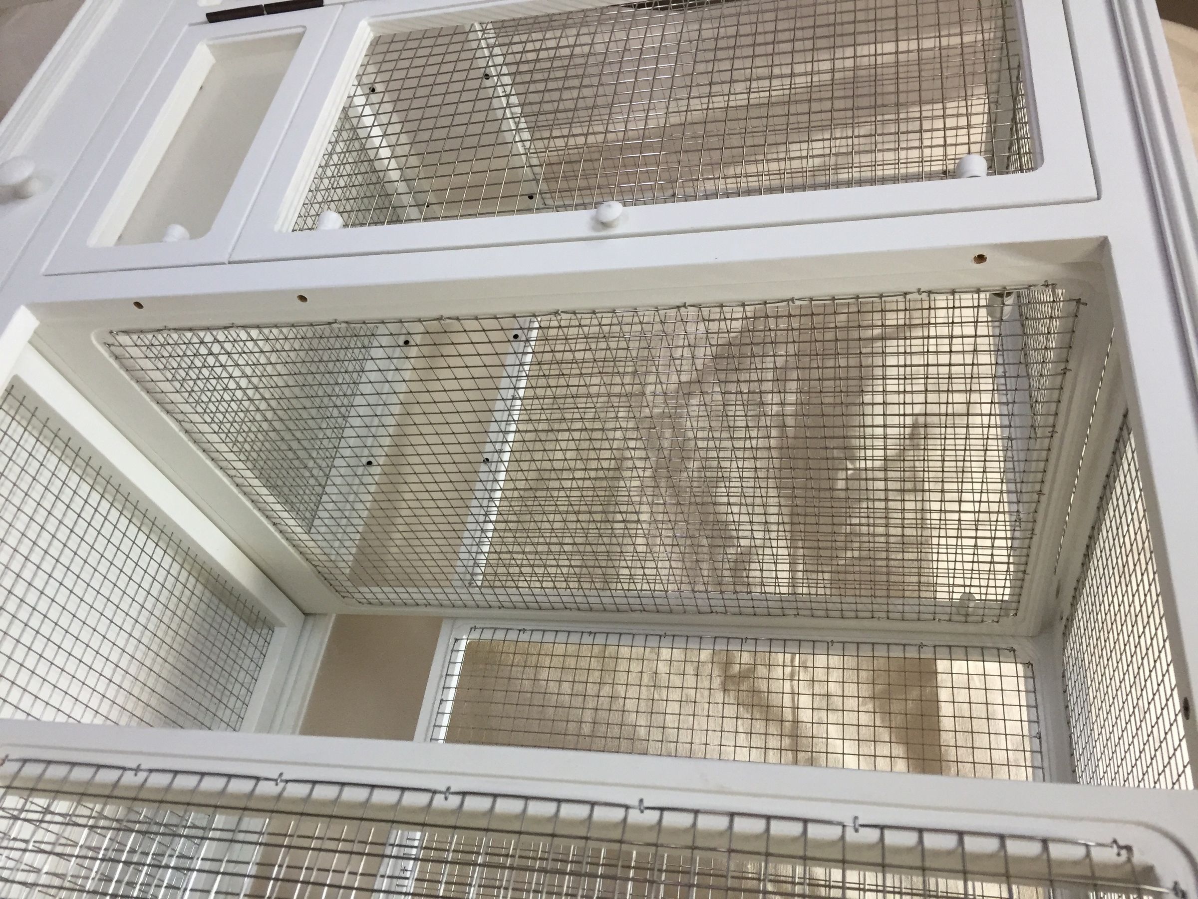 Jennifer's Display Cage W/Removable Divider - Instructables