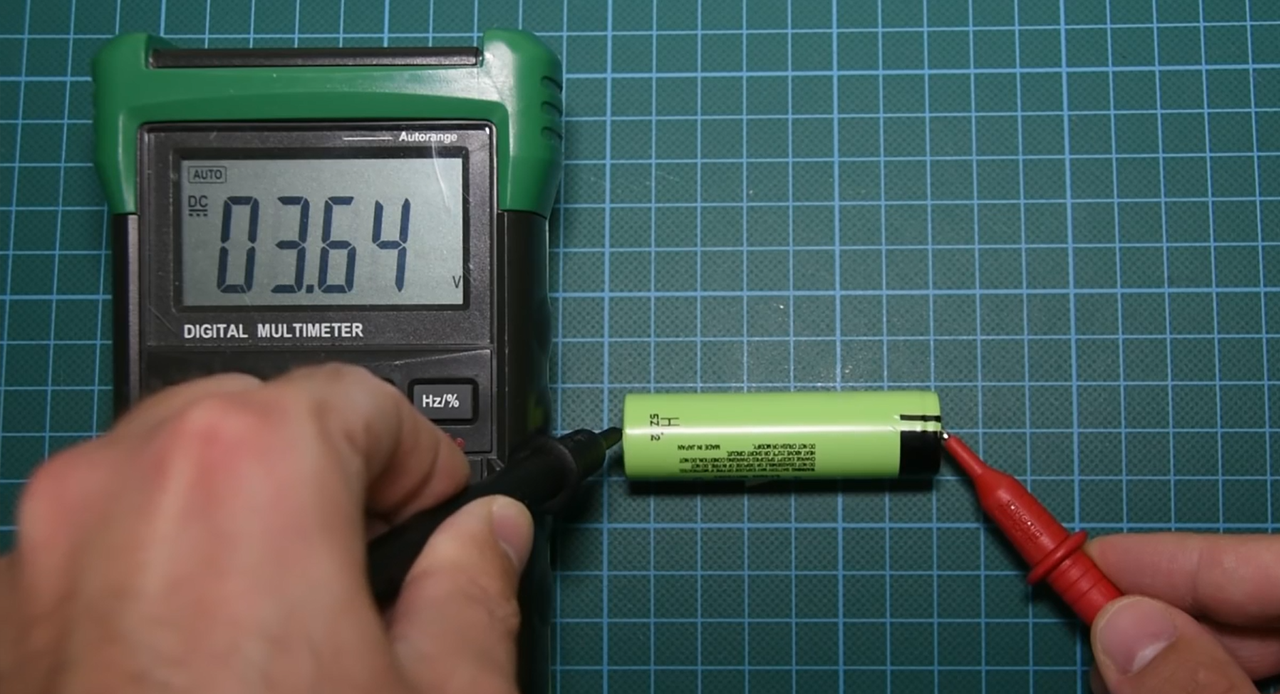 DIY Voltmeter With Arduino and a Nokia 5110 Display : 6 Steps (with ...