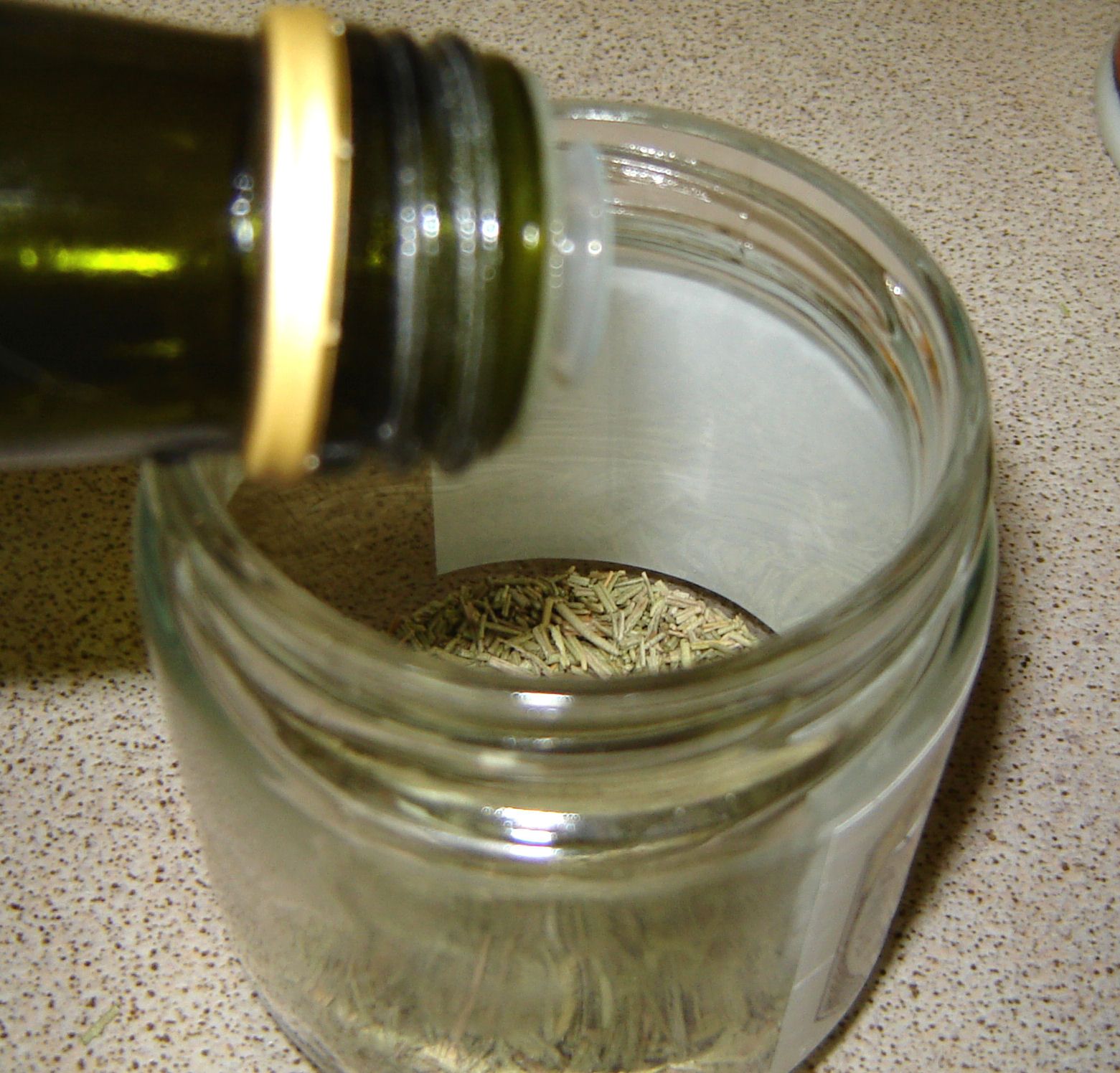 How to Make Infused Oil : 6 Steps (with Pictures) - Instructables