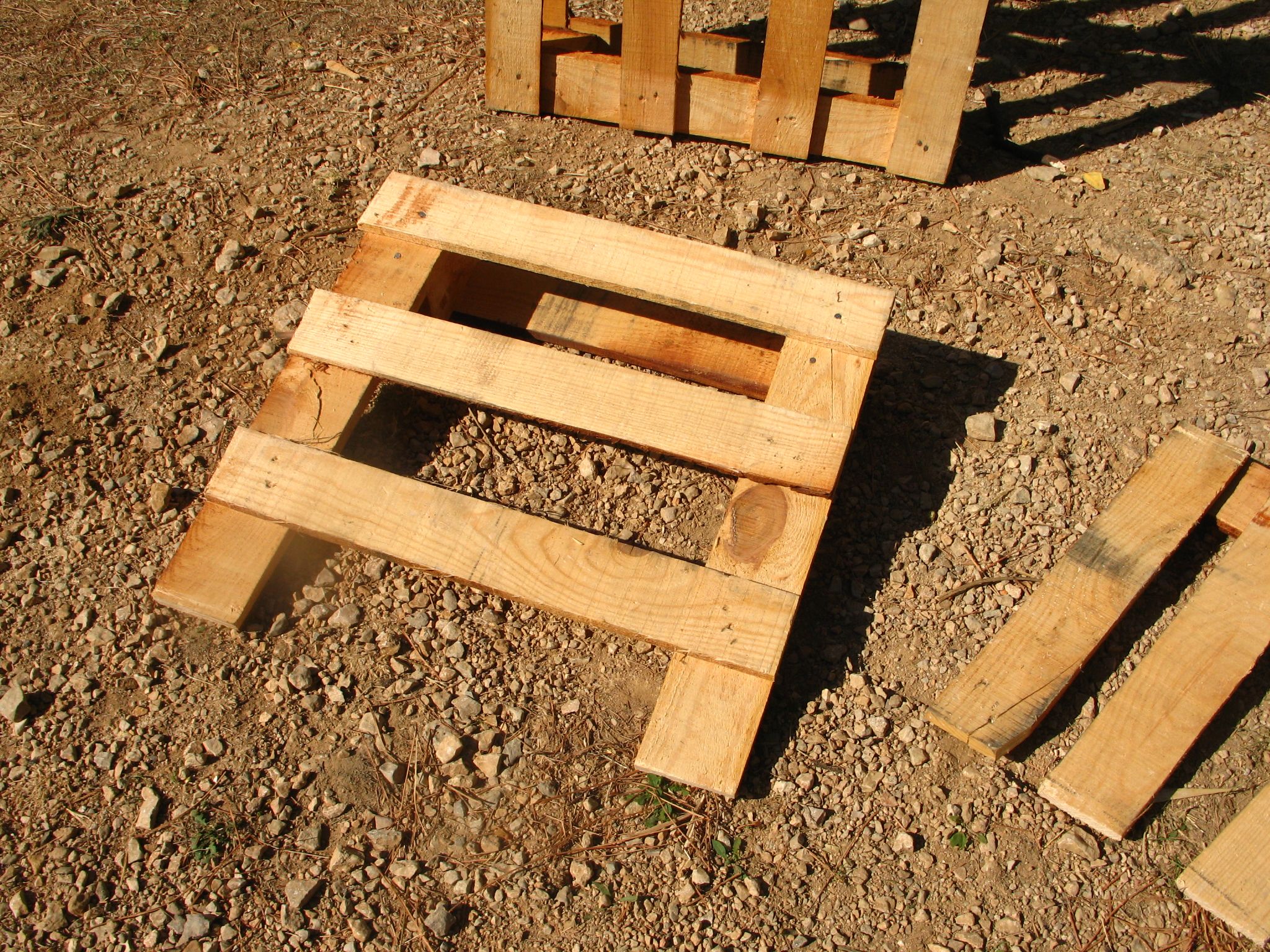 Single Pallet Chair : 5 Steps - Instructables