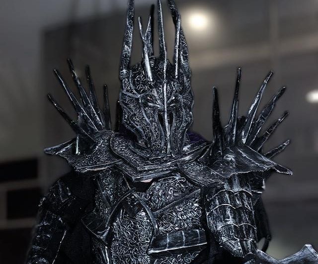 Cheapest Sauron Cosplay : 7 Steps (with Pictures) - Instructables