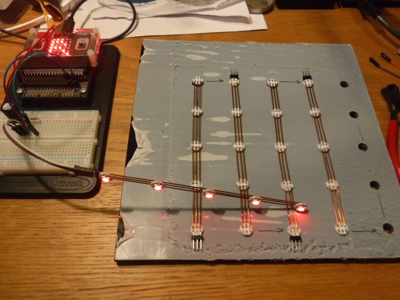 BigBit Binary Clock Display : 9 Steps (with Pictures) - Instructables BigBit Binary Clock Display : 9 Steps (with Pictures) - Instructables